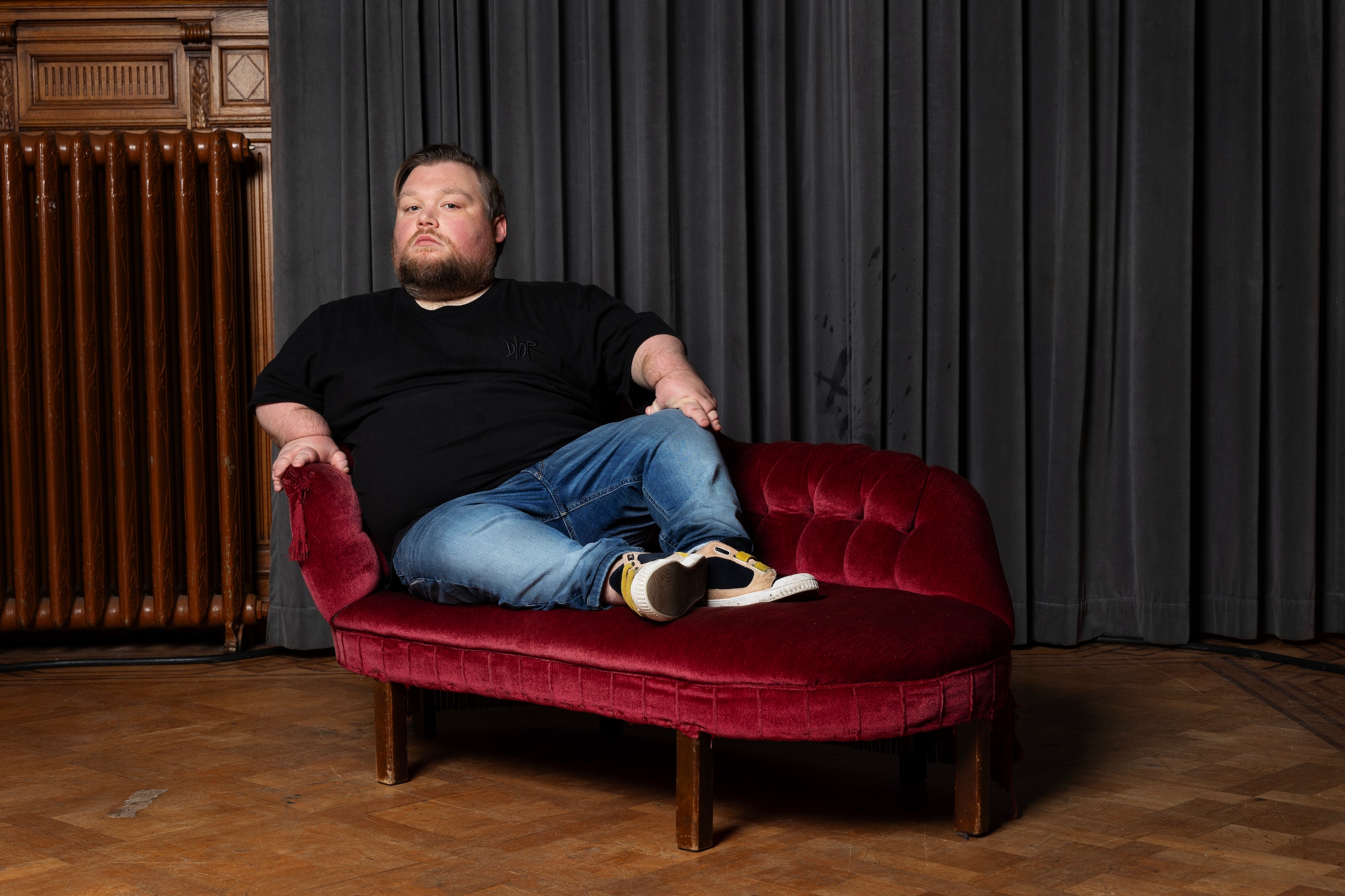 Bekijk 7 hilarische grappen uit ‘13’, de alom geprezen nieuwe zaalshow ...