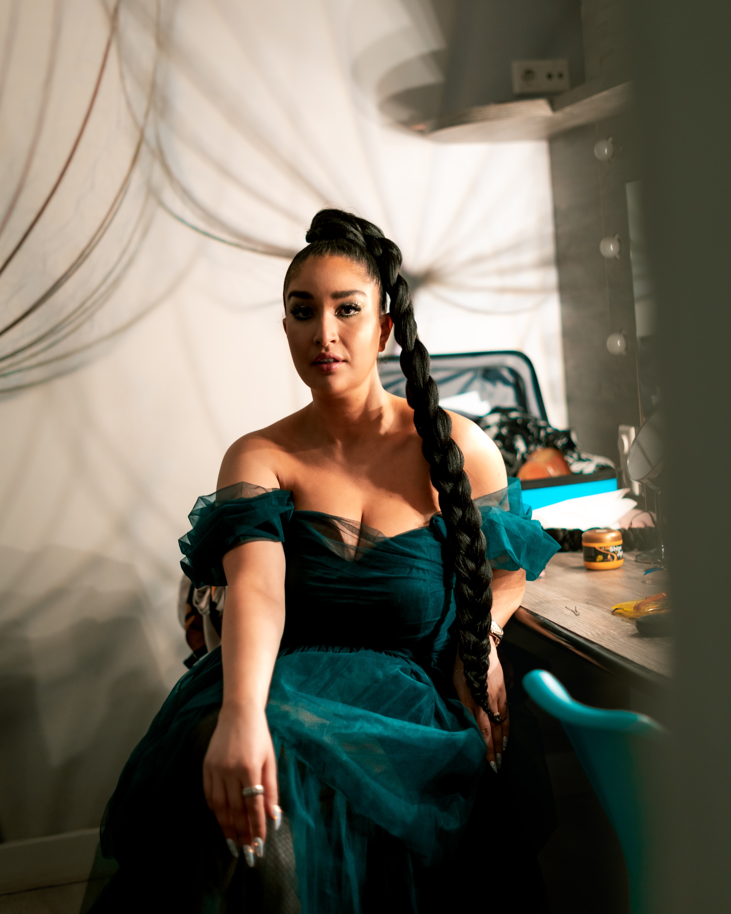 Soundos El Ahmadi: ‘Het is als enige gekleurde vrouw in de comedywereld ...