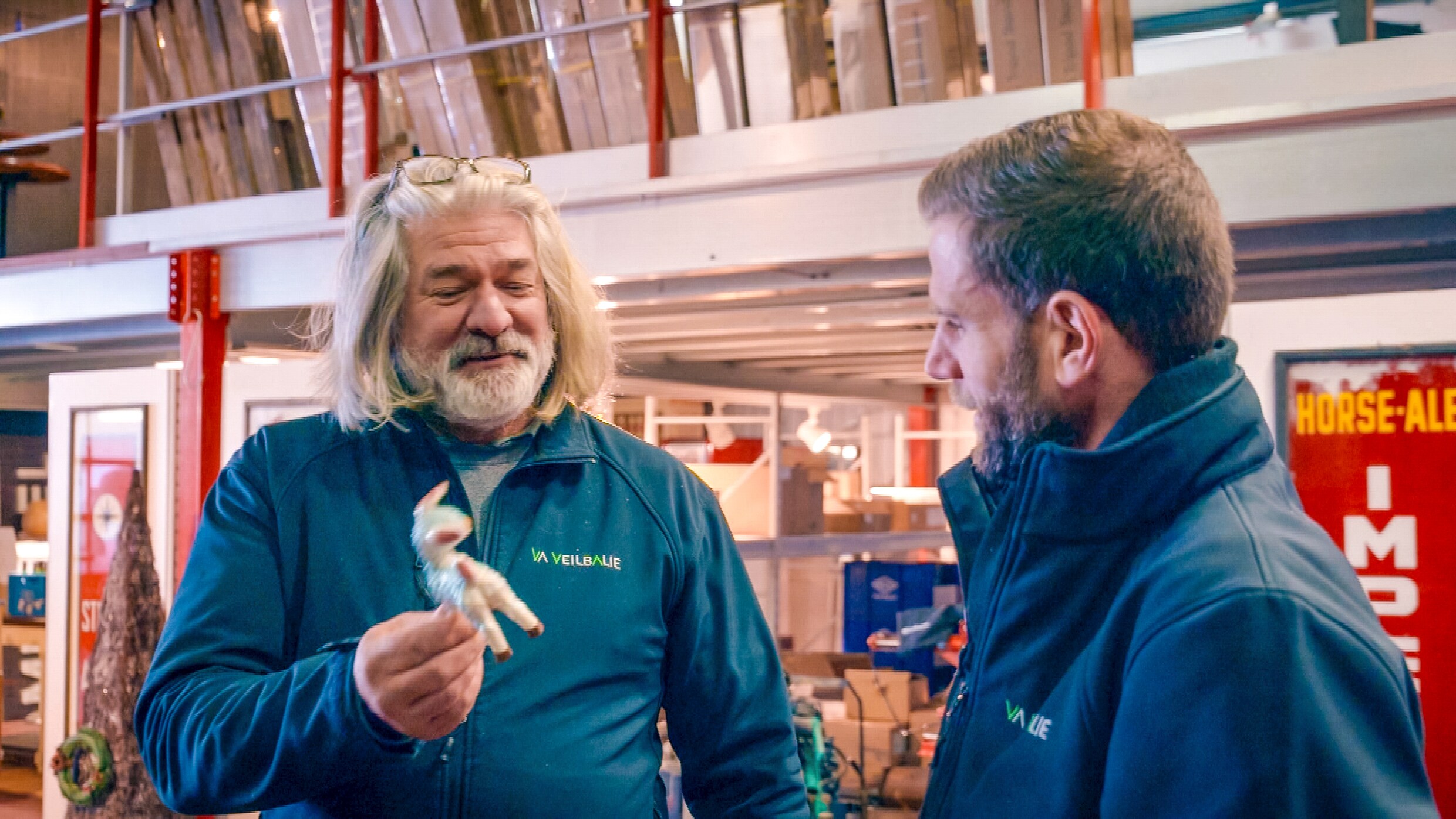 Tijdens ‘Alles mag weg’ op VTM2 leek het even of we naar ‘De vuilste jobs van Vlaanderen’ aan ...