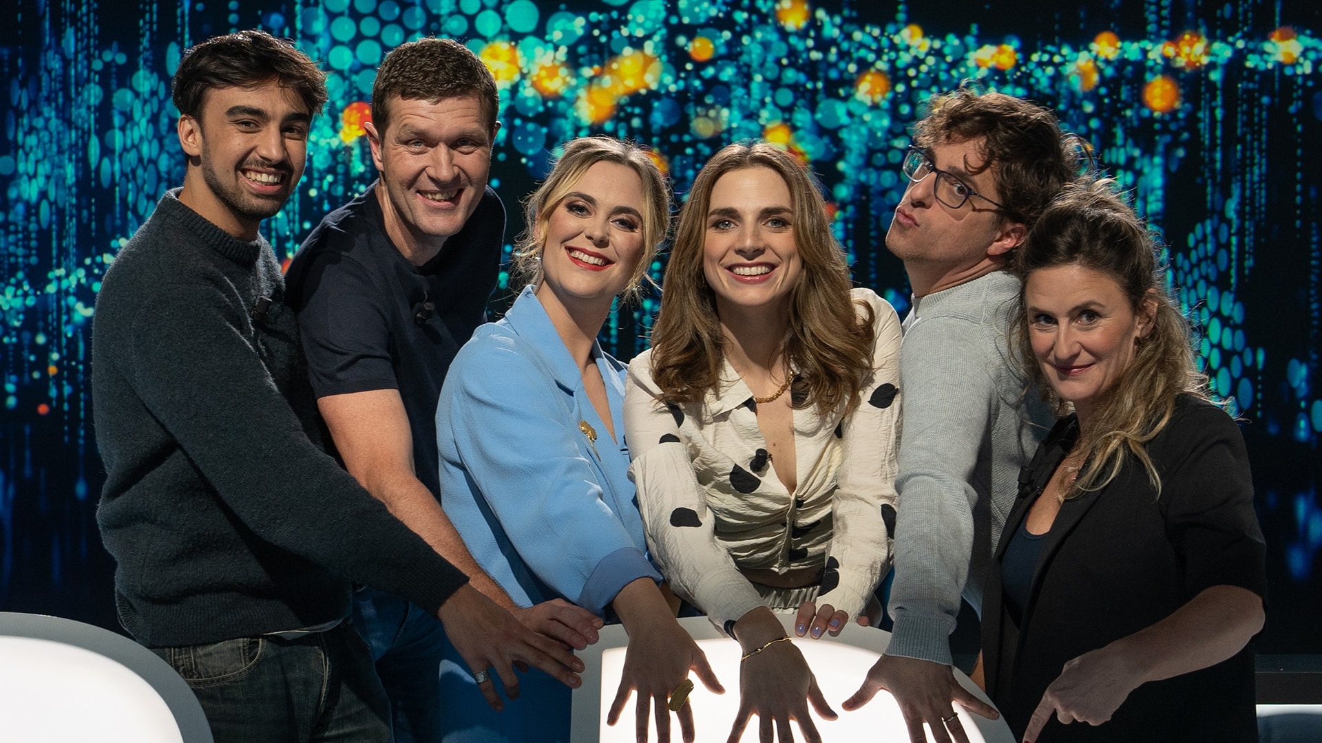 Vanavond op tv: Jelle De Beule en Elisabeth Lucie Baeten quizzen bij ...