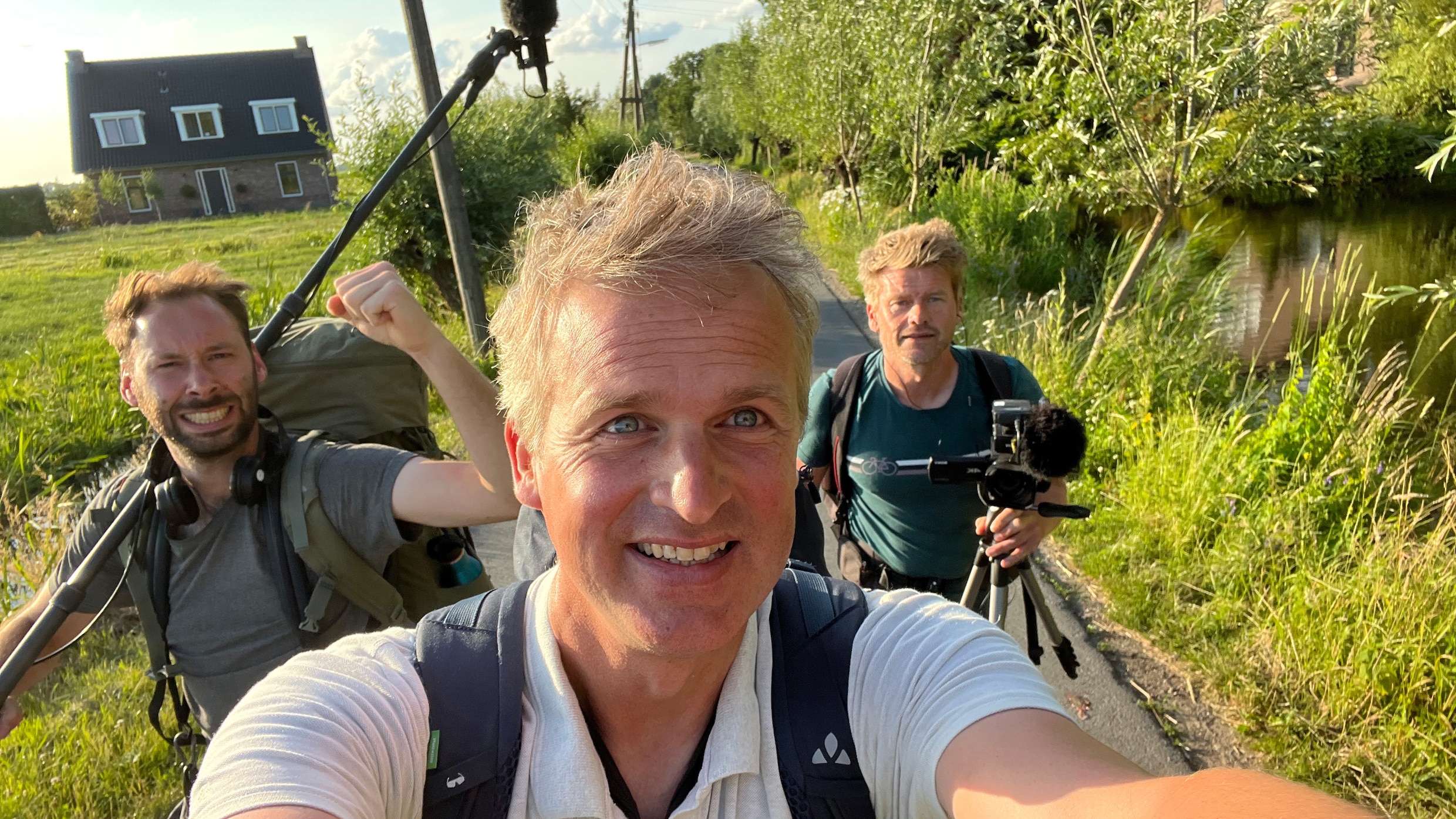 Arnout Hauben gaat dubbel en dwars door de Lage Landen: ‘Koffie en ...