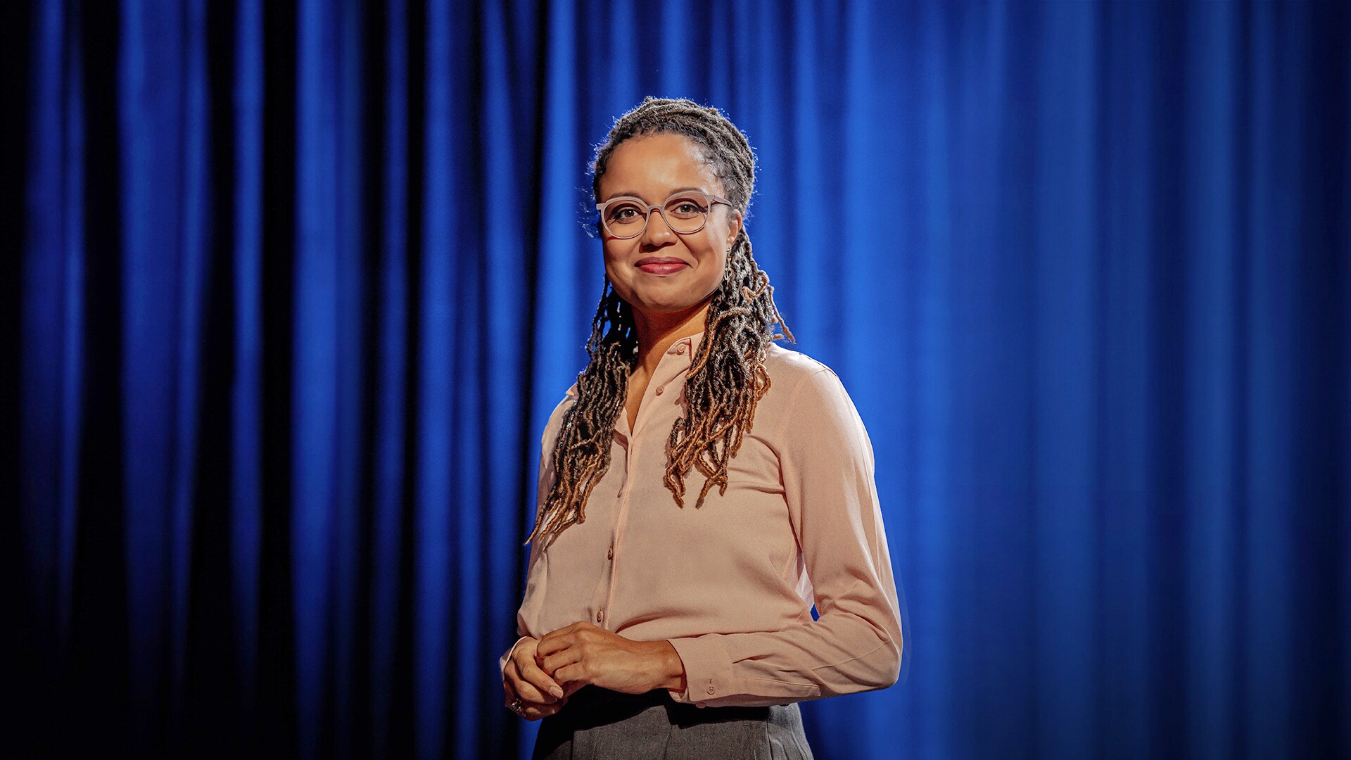 Soe Nsuki: ‘Mijn zoontje mag alles worden, behalve comedian. Zo moet ...