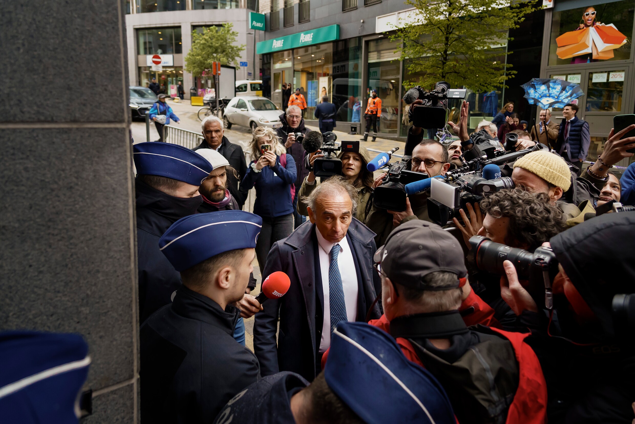 Na verbod van Brusselse burgemeesters gaat conventie van nationalisten ...