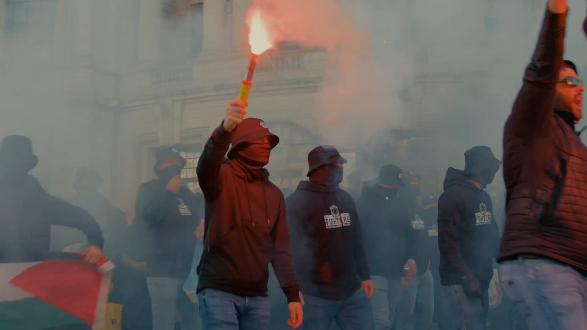 ‘Over de slachtoffers van de hooligans heb ik in ‘De harde kern’ niets ...