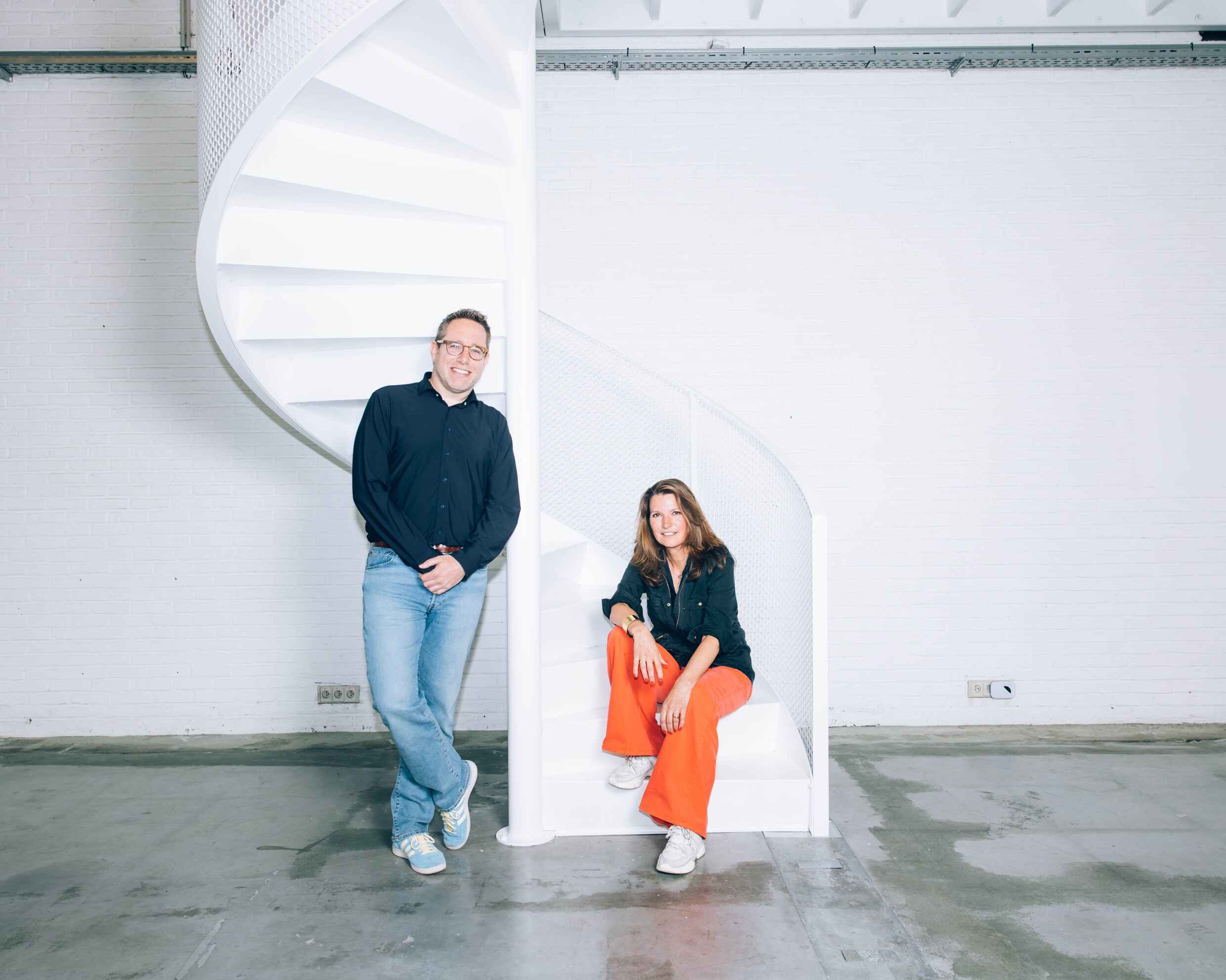 Annick Bongers en Maarten Janssen, afscheidnemend netmanagers van Play ...