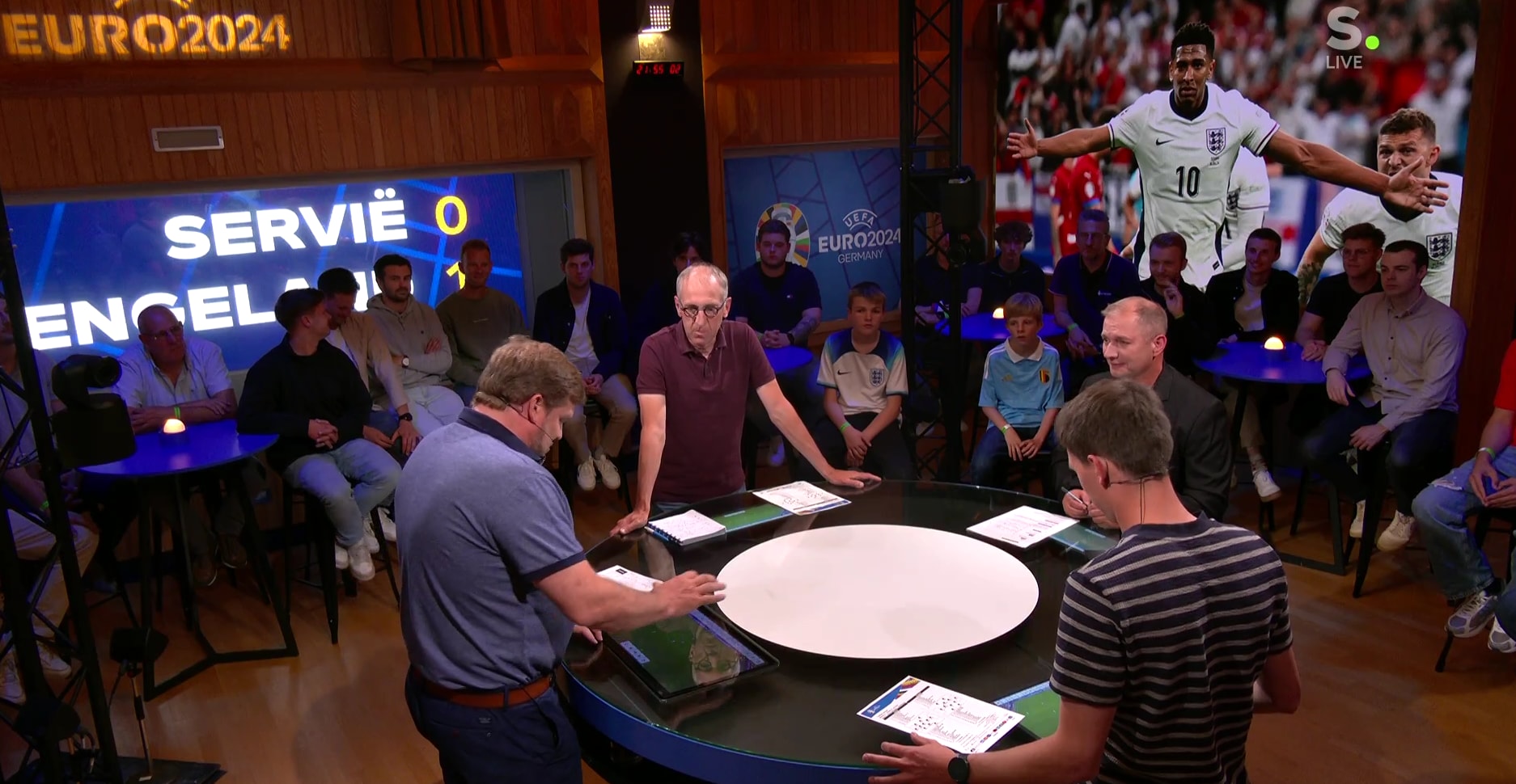 ‘Toon het anders met je handen, Hein,’ zei Karl Vannieuwkerke: de EK ...