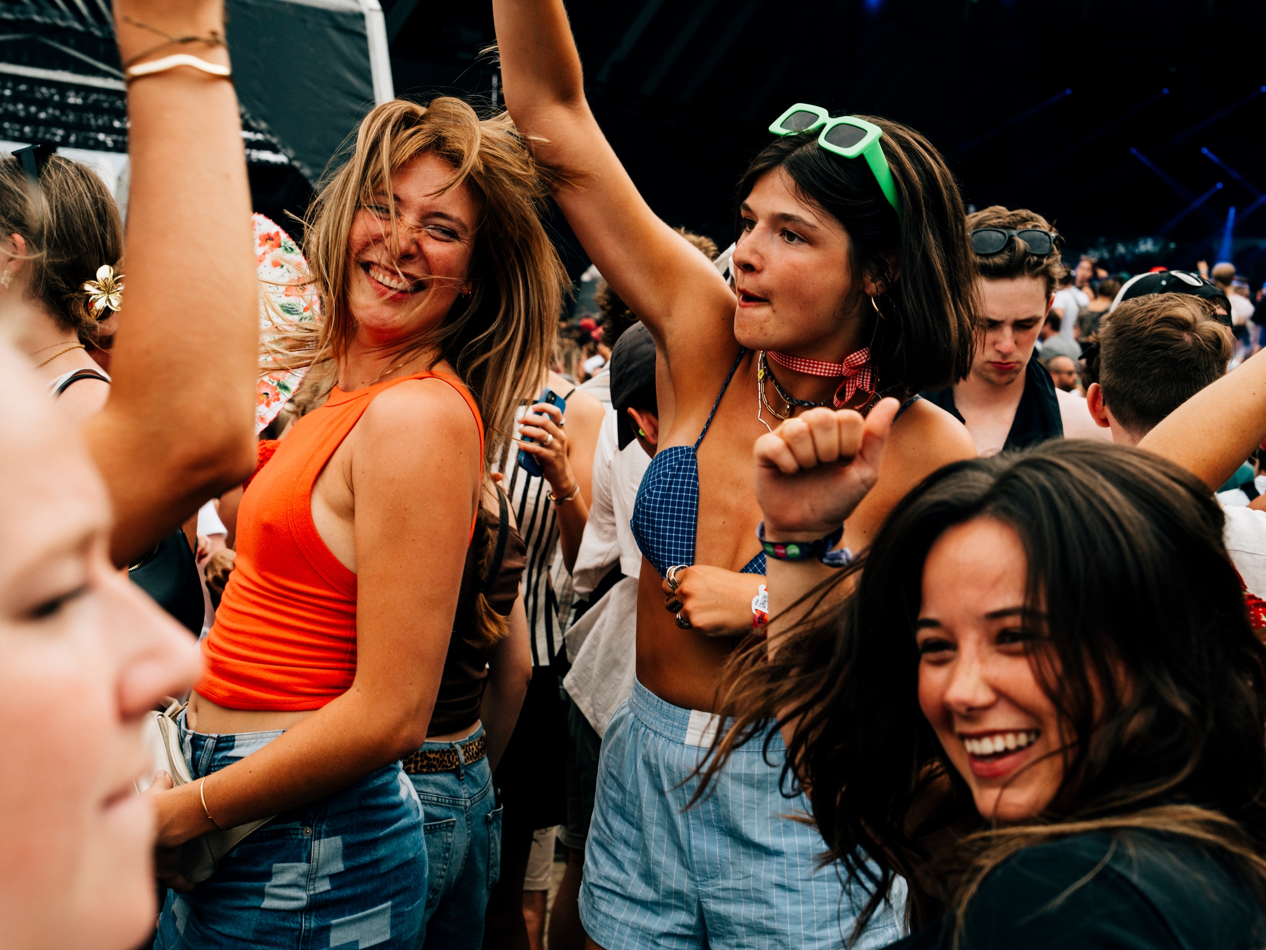 ‘Vies stampen! En als het geen goeie dj is gaan we drinken op de ...