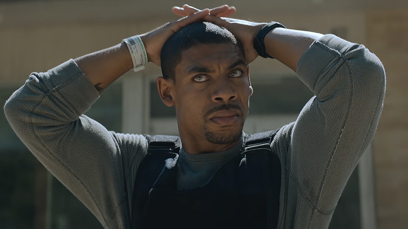 Al vanaf de uitstekende openingsscène voel je dat ‘Rebel Ridge’ op ...