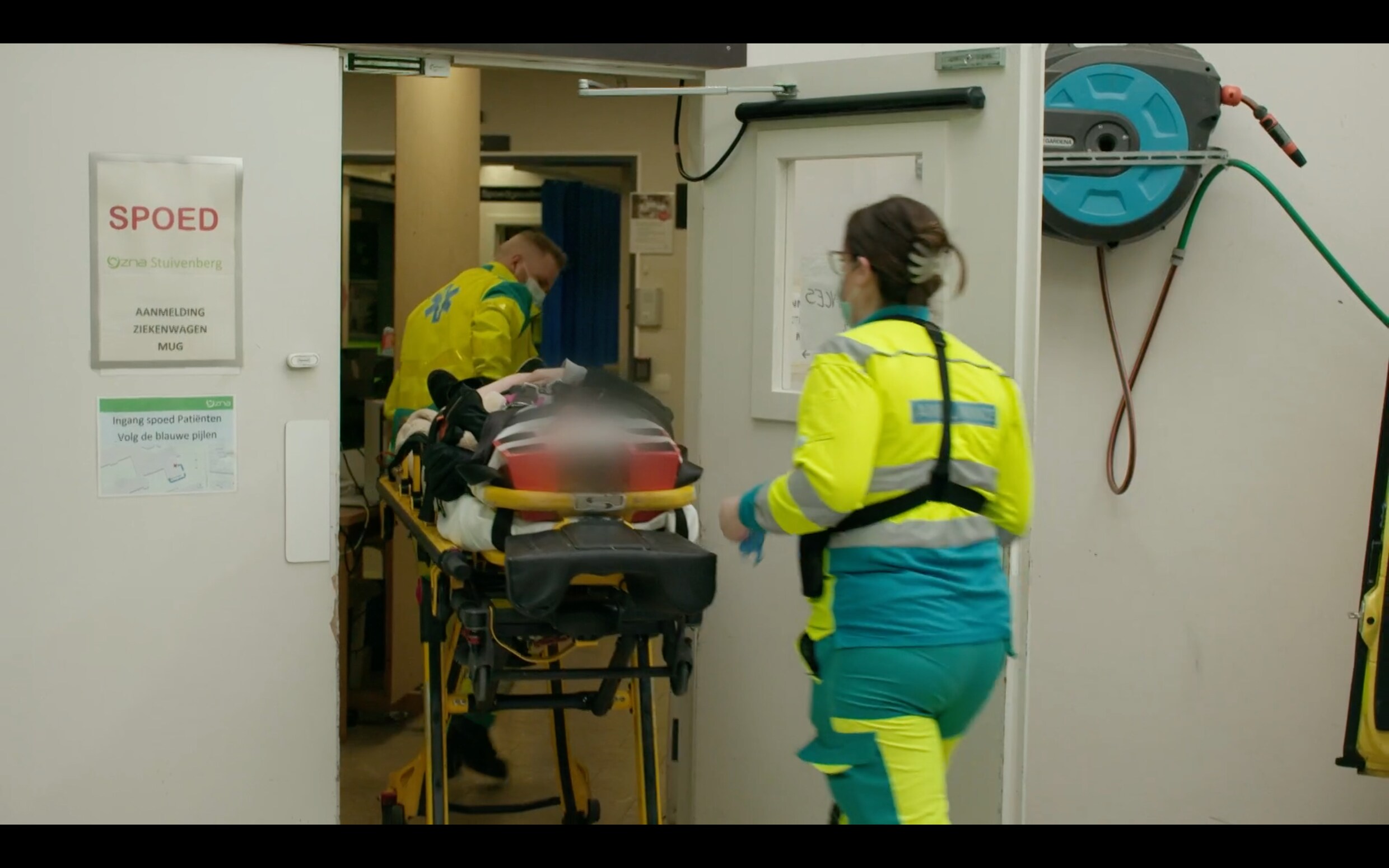 Ambulanciers Silke en Julian uit ‘112 Hulp is onderweg’: ‘Sinds ik mee ...