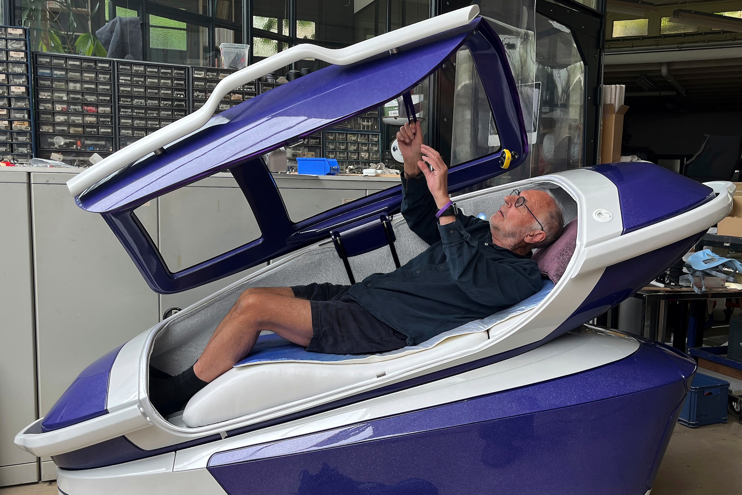 Na eerste dode in zijn zelfdodingscapsule: wie is Philip ‘Dokter Dood ...