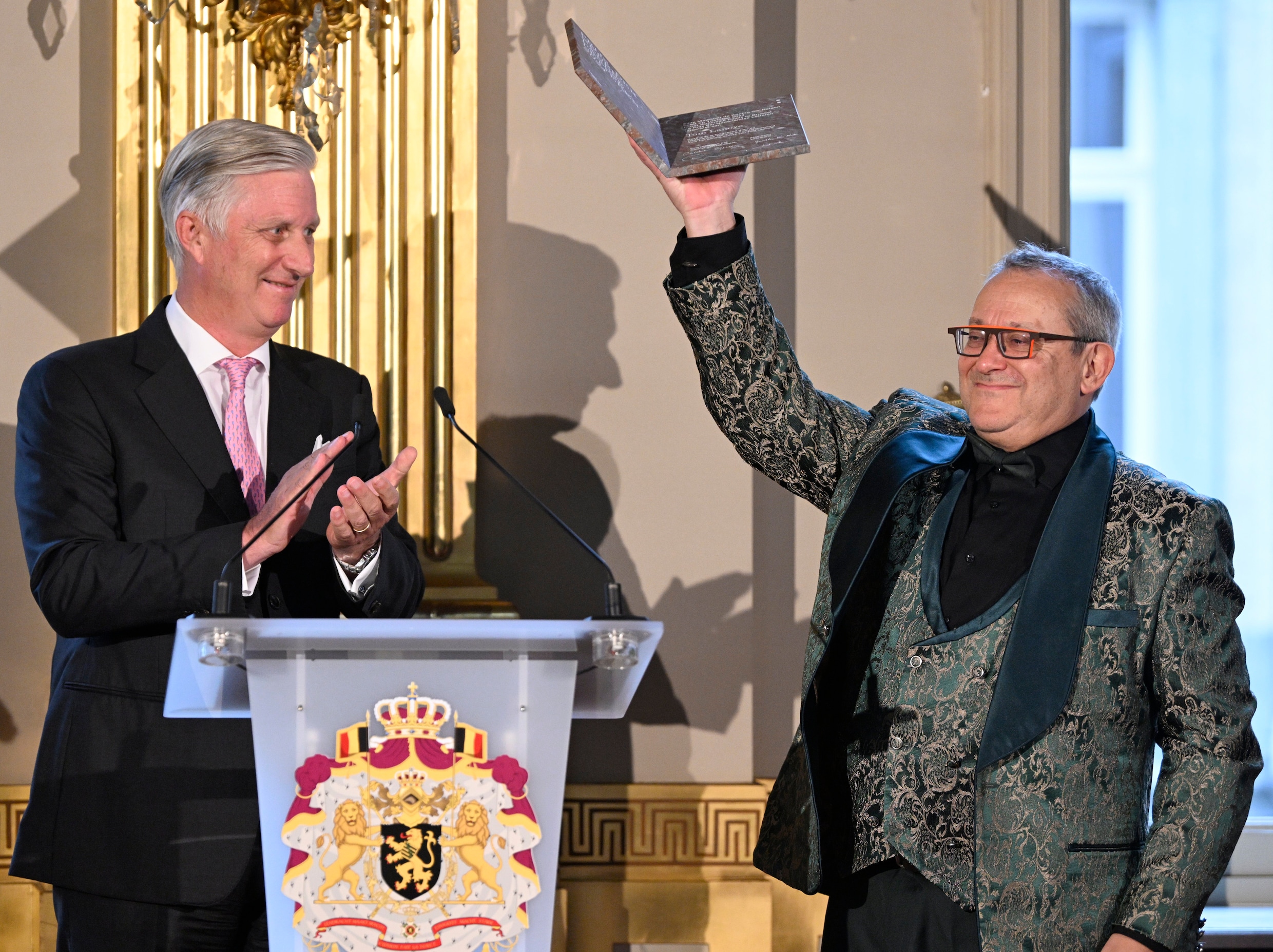 Tom Lanoye wint de Prijs der Nederlandse Letteren: ‘Hij nam de regie ...