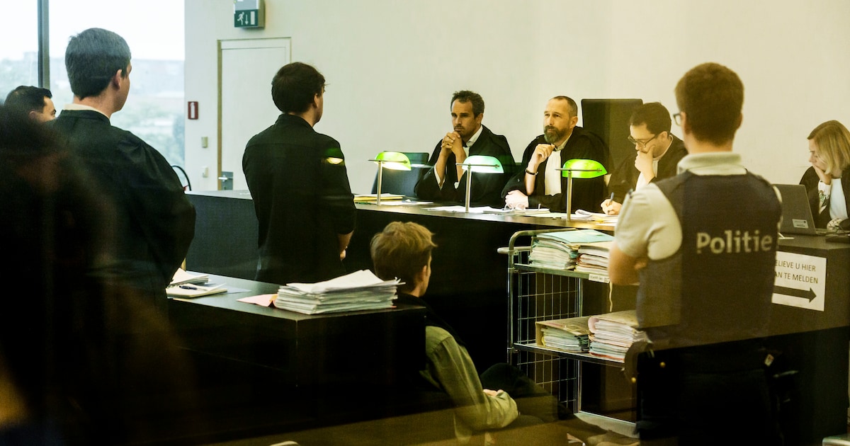 ‘Wat moeten we doen met iemand zoals u?’: op het proces tegen Gregory R ...