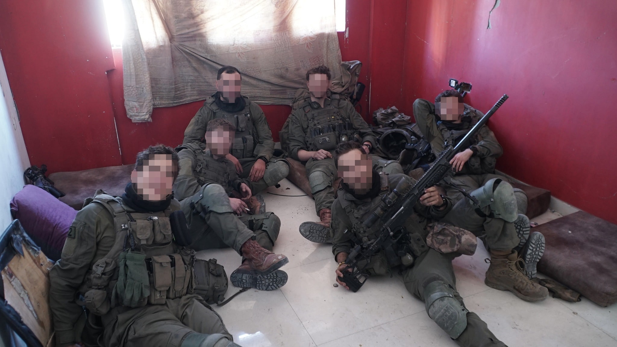 Wie is A.B., de twintiger uit Ukkel die als sniper voor Israël werkt? ‘Het motto van zijn ...