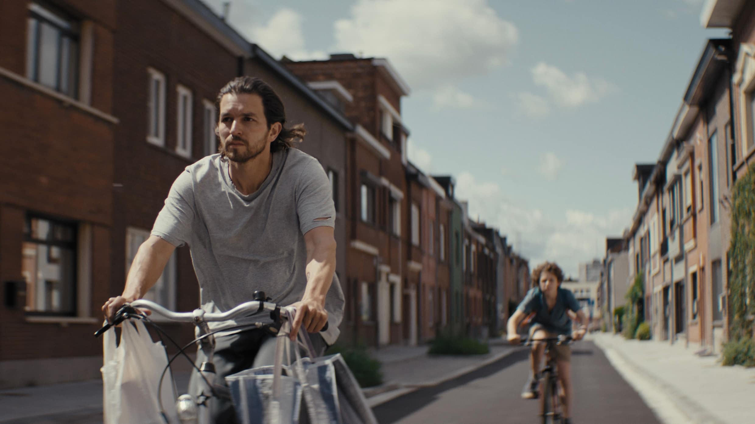 Matteo Simoni: ‘Voor ‘Milano’ leerde ik gebarentaal zoals ik voor ...