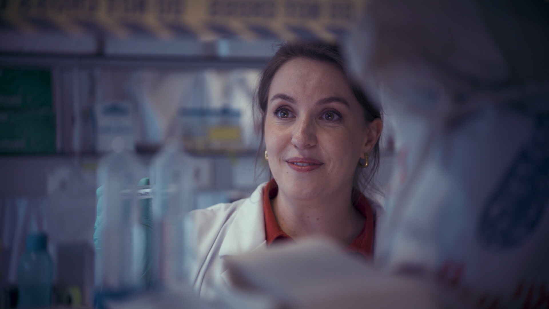 Recensie ‘Knappe koppen’ op VRT 1 met Jacotte Brokken | Humo: The Wild Site