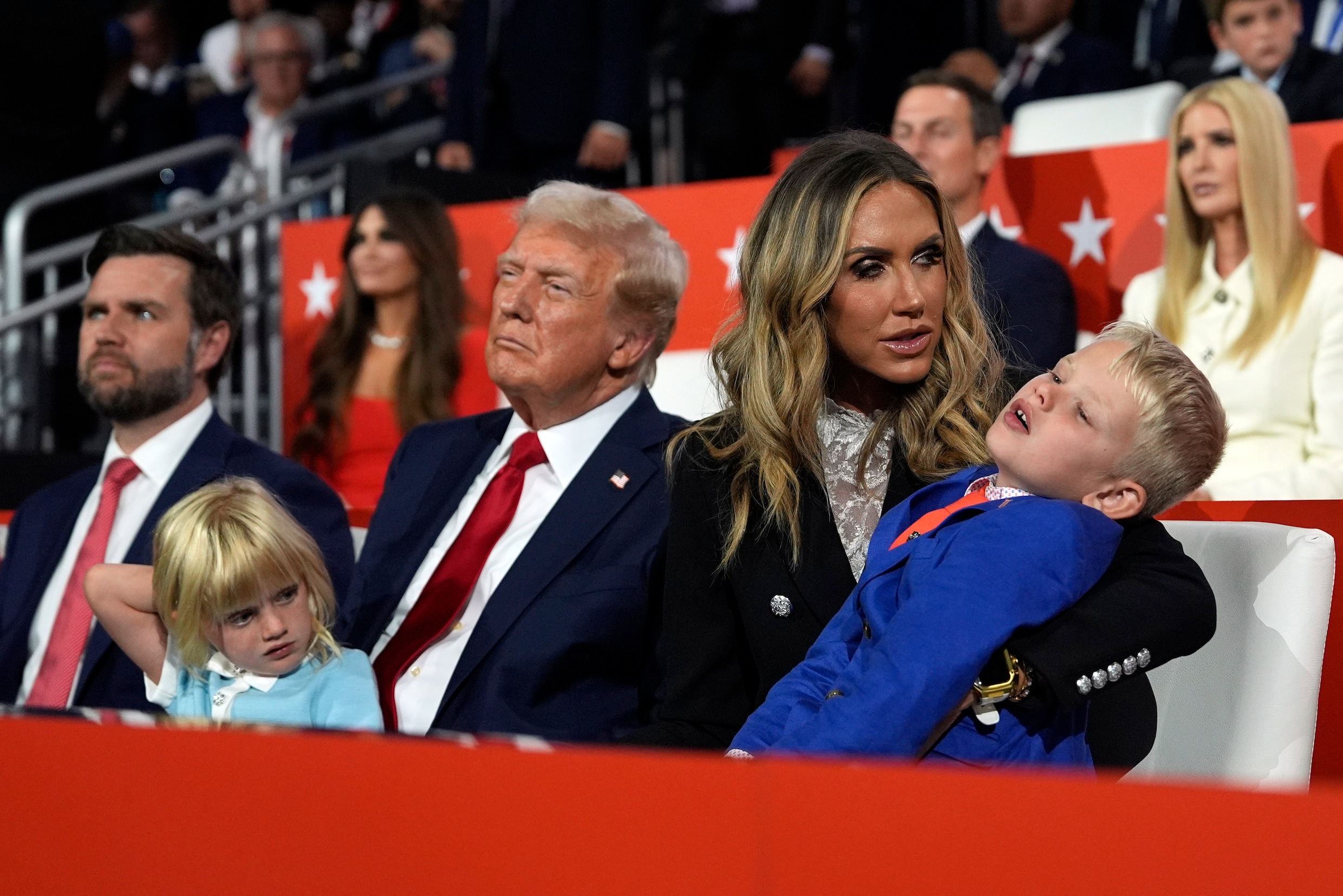 De familie van Donald Trump: Een zoon van 2 meter en 6 centimeter en ...
