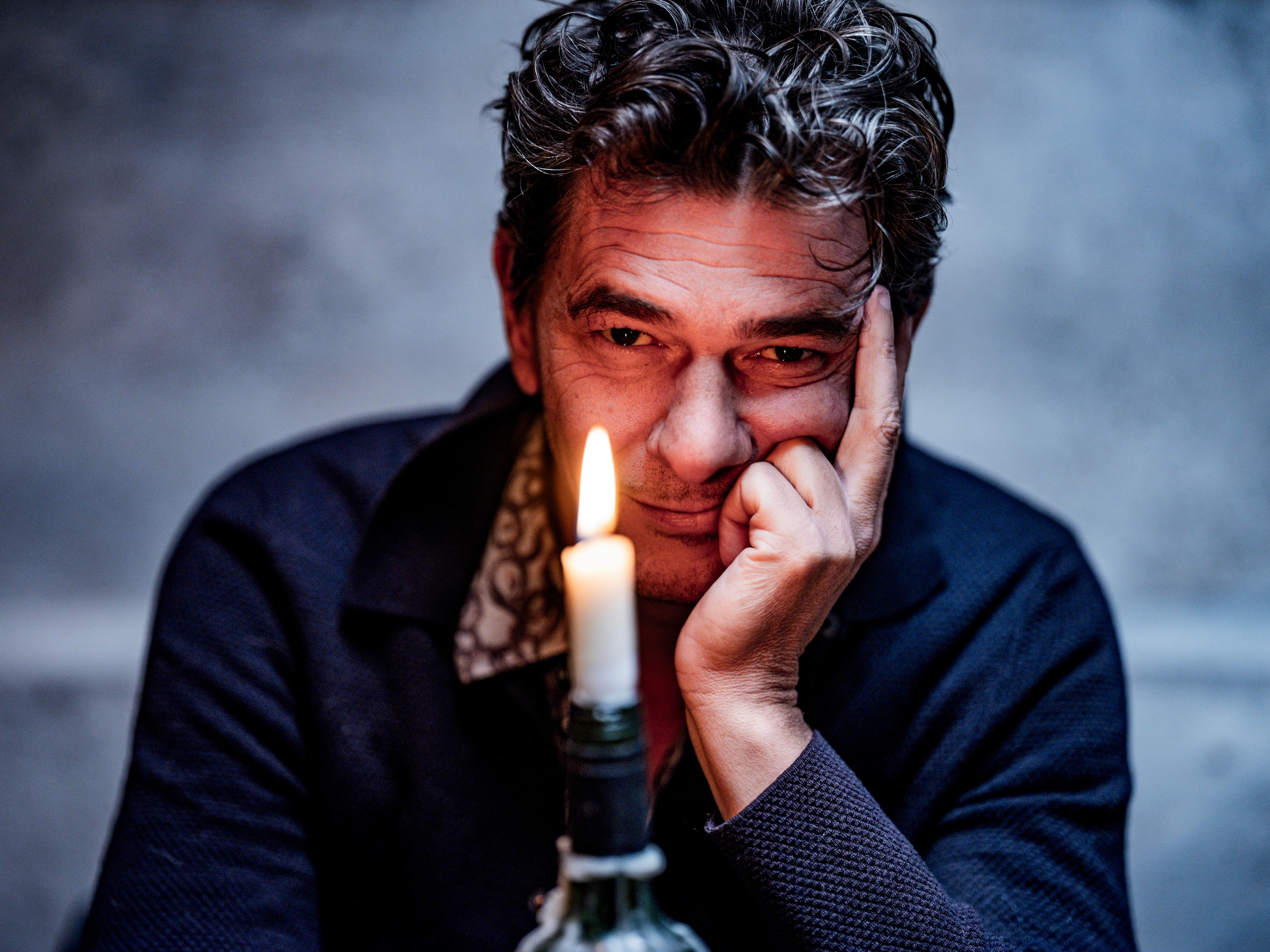 Dimitri Verhulst: ‘Mijn vader heeft een paar keer met mes achter mij ...