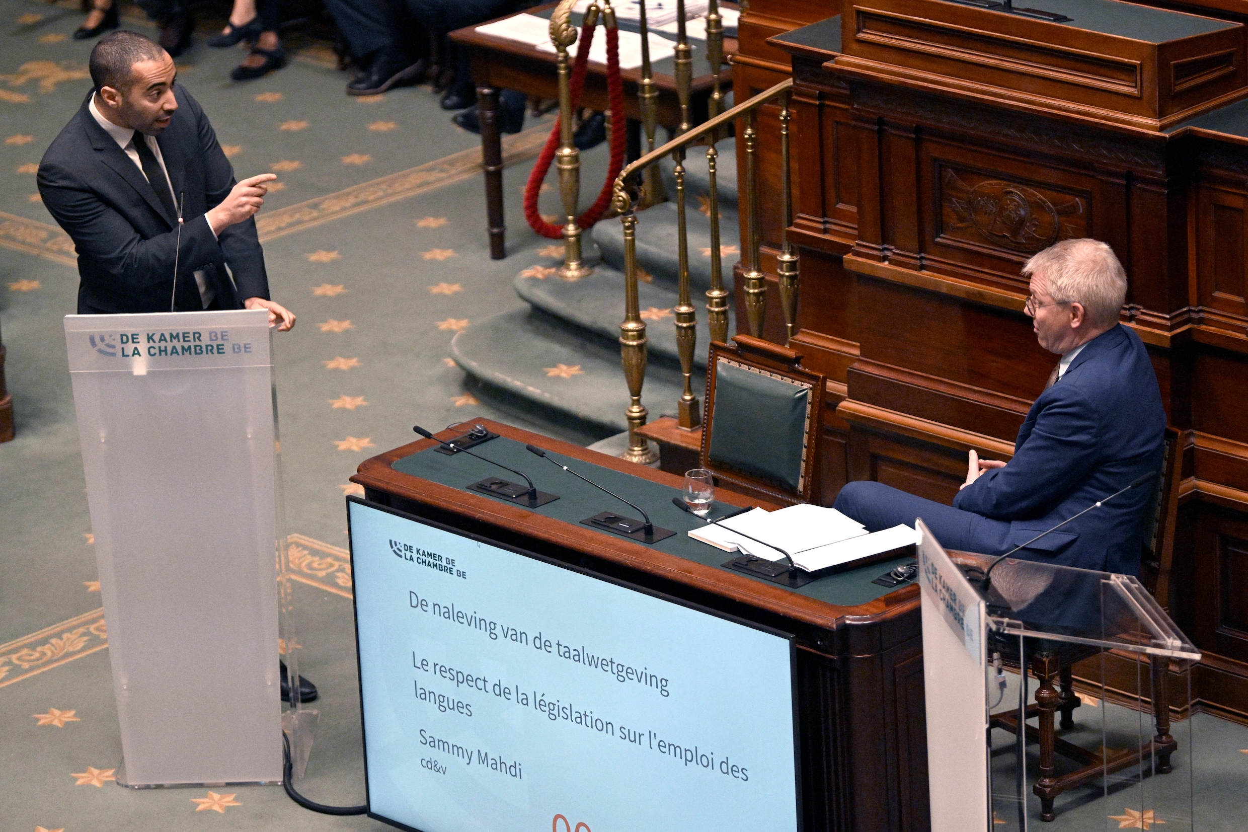 ‘Waar houdt u zich mee bezig, Sammy Mahdi? Een goeiendag, in welke taal ...