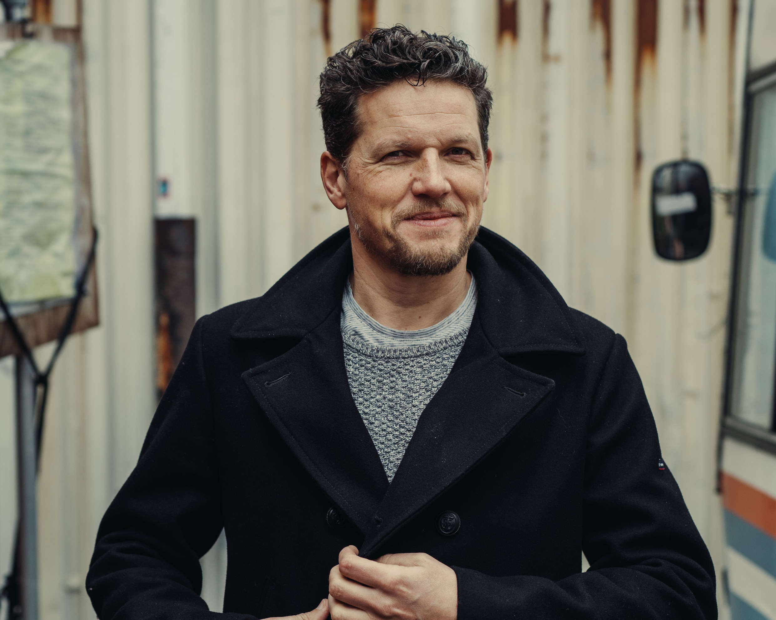 Recensie ‘Farce Majeure’ van Michael Van Peel: bevlogen tirade | Humo ...