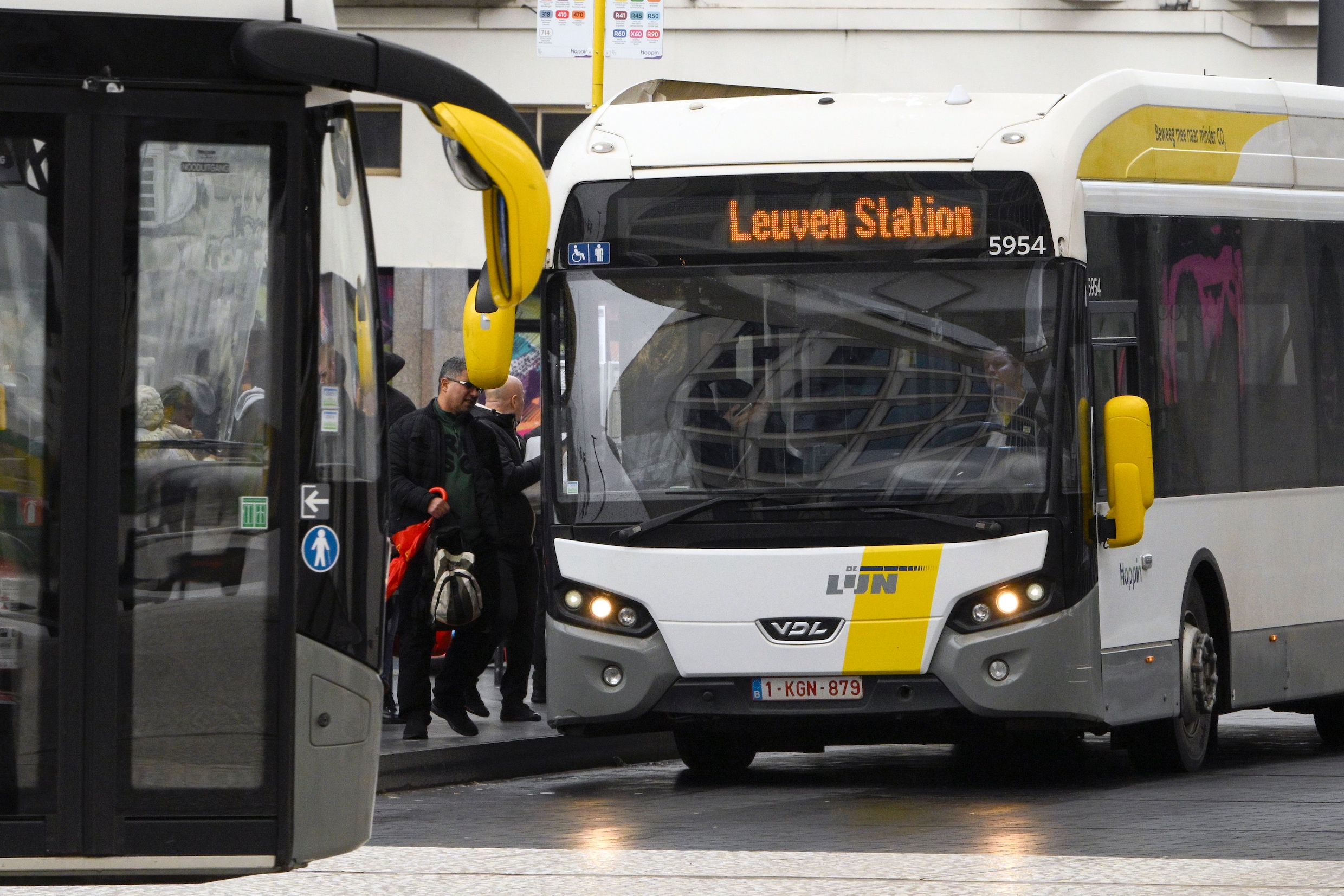 Chauffeurs en technici van De Lijn getuigen: ‘Onlangs reed een collega ...