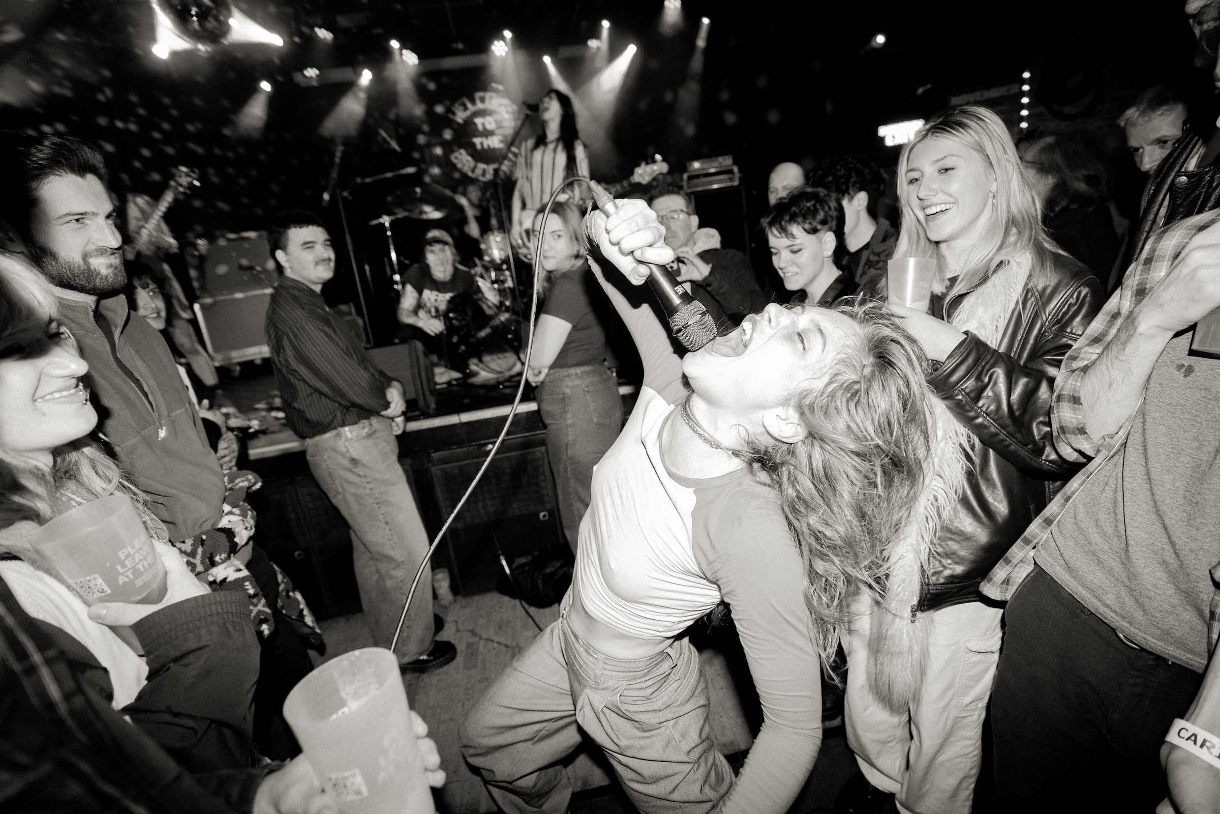 Maria Iskariot tourde in het VK: ‘Hallucinant hoe enthousiast het publiek was: ze verstaan daar ...