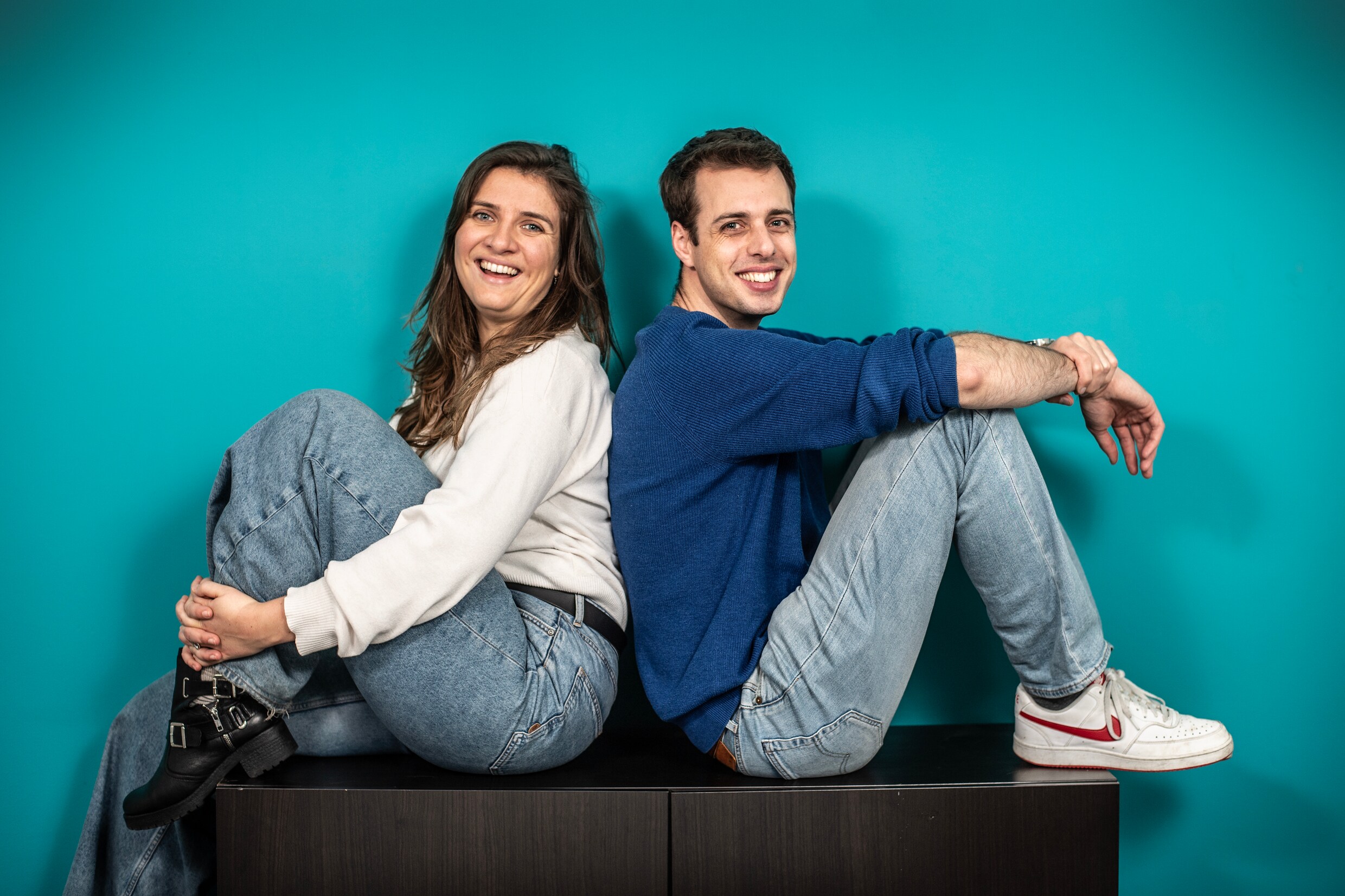 ‘Mijn vader sloeg mijn hoofd tegen de muur en bewerkte mijn buik met ...