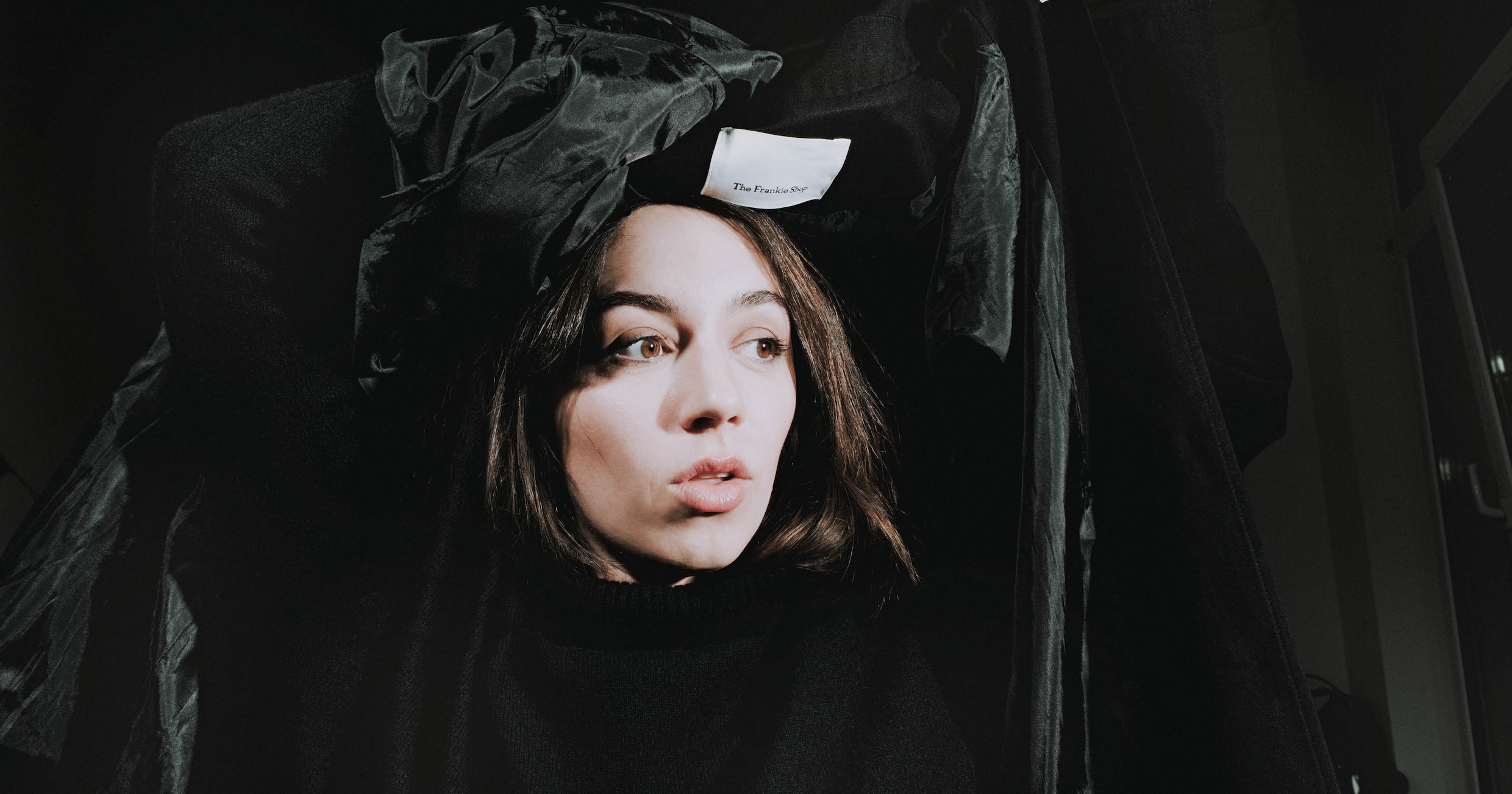 Nieuwe verfilming van ‘Eyes Wide Shut’-boek krijgt wereldwijde release ...