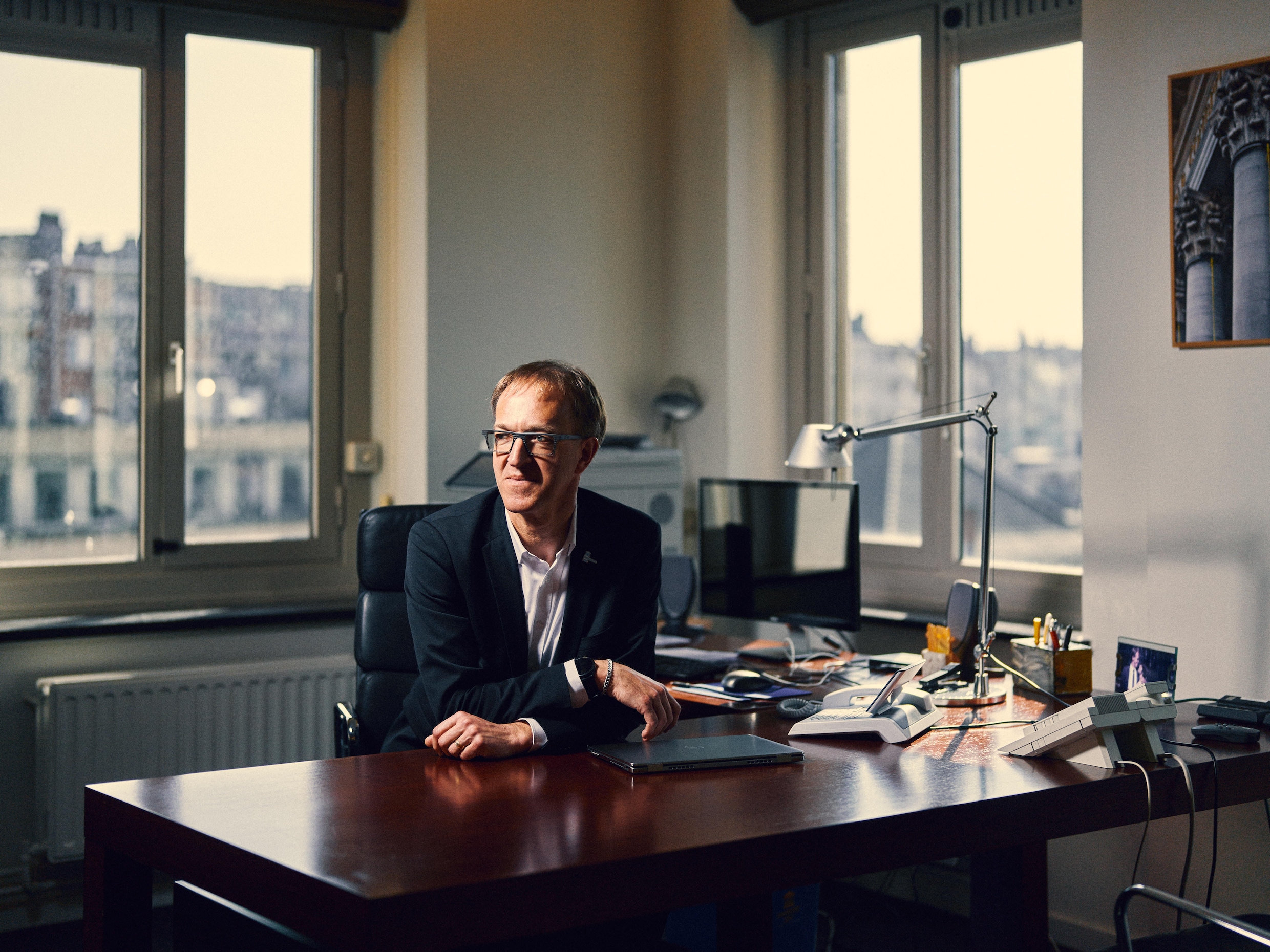 Wat is er gebeurd met de beschuldigingen tegen Carl Devos? ‘De professor is in zekere mate tot ...