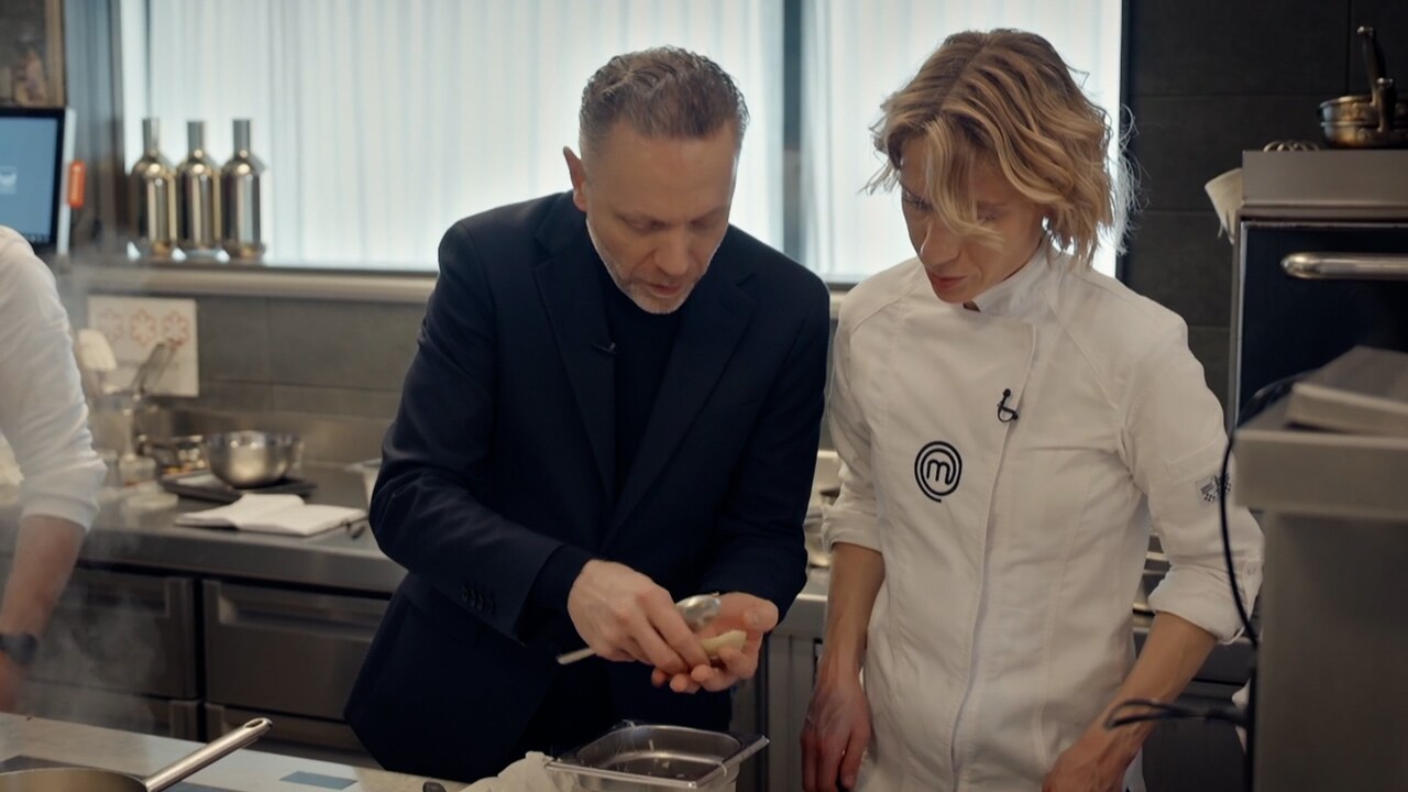 Peter Goossens heeft nog werk aan de tafelmanieren van Sarah Vandeursen: dit was aflevering 8 ...