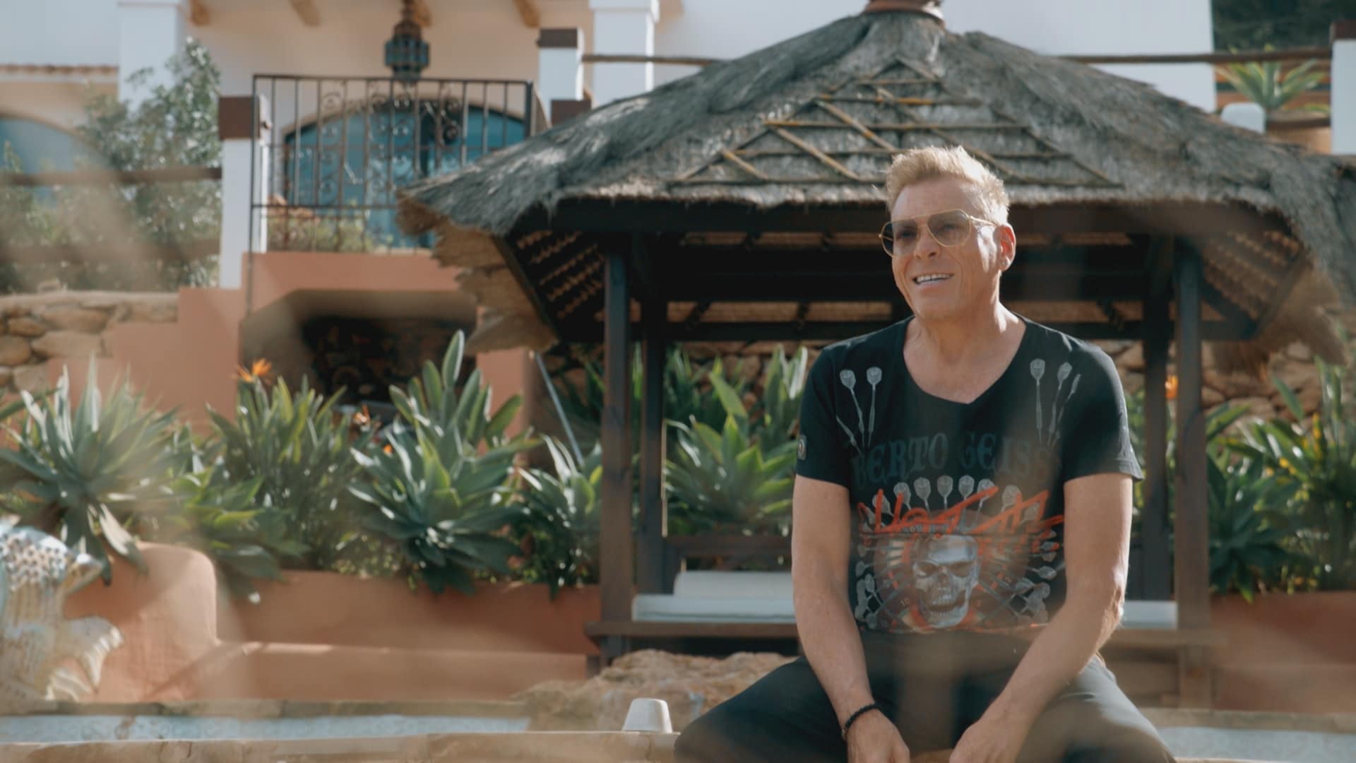 Seksdwergen, een zwembad vol naakte vrouwen en Russische lsd! Alle verhalen uit ‘Pat Krimson ...