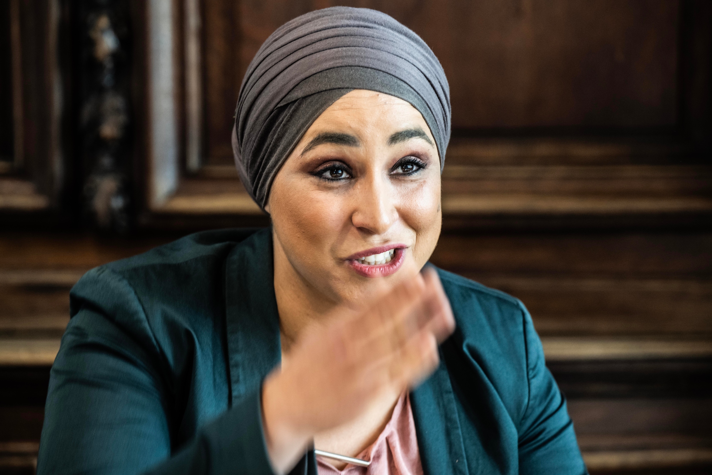 Hafsa El-Bazioui (Groen): ‘Verplicht niet iedereen om zonnepanelen en ...