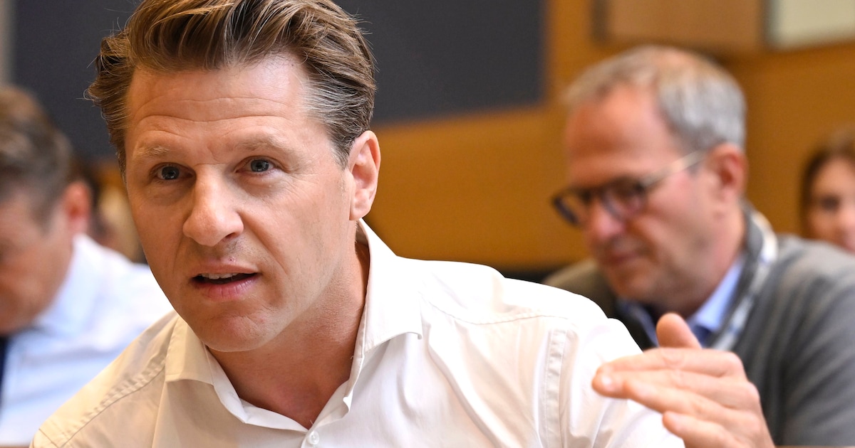 Lezersbrief: ‘Ik stel voor dat Axel Ronse van de N-VA eens één jaar met ...