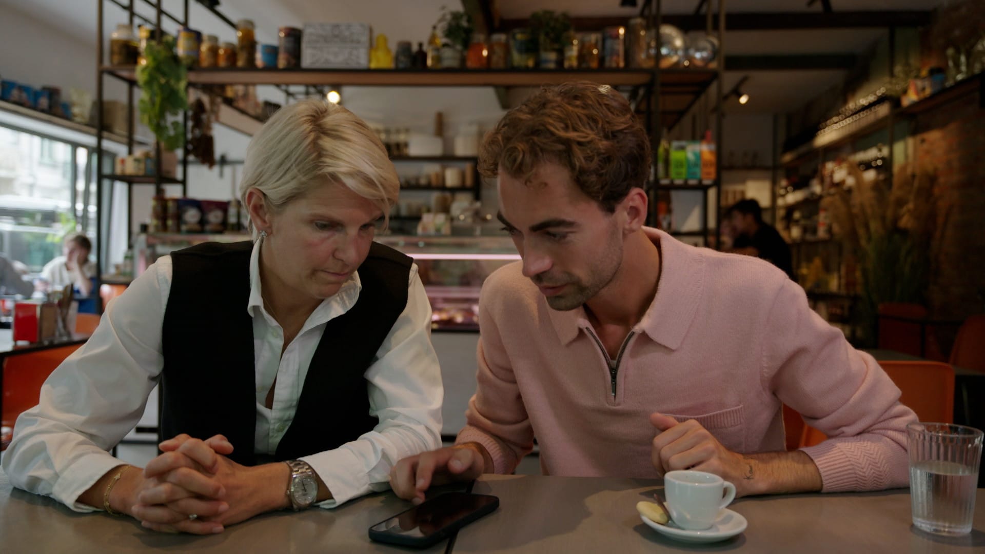 Daan Alferink en ‘Blind gekocht’ spelen iedereen naar huis, Eric Goens ...