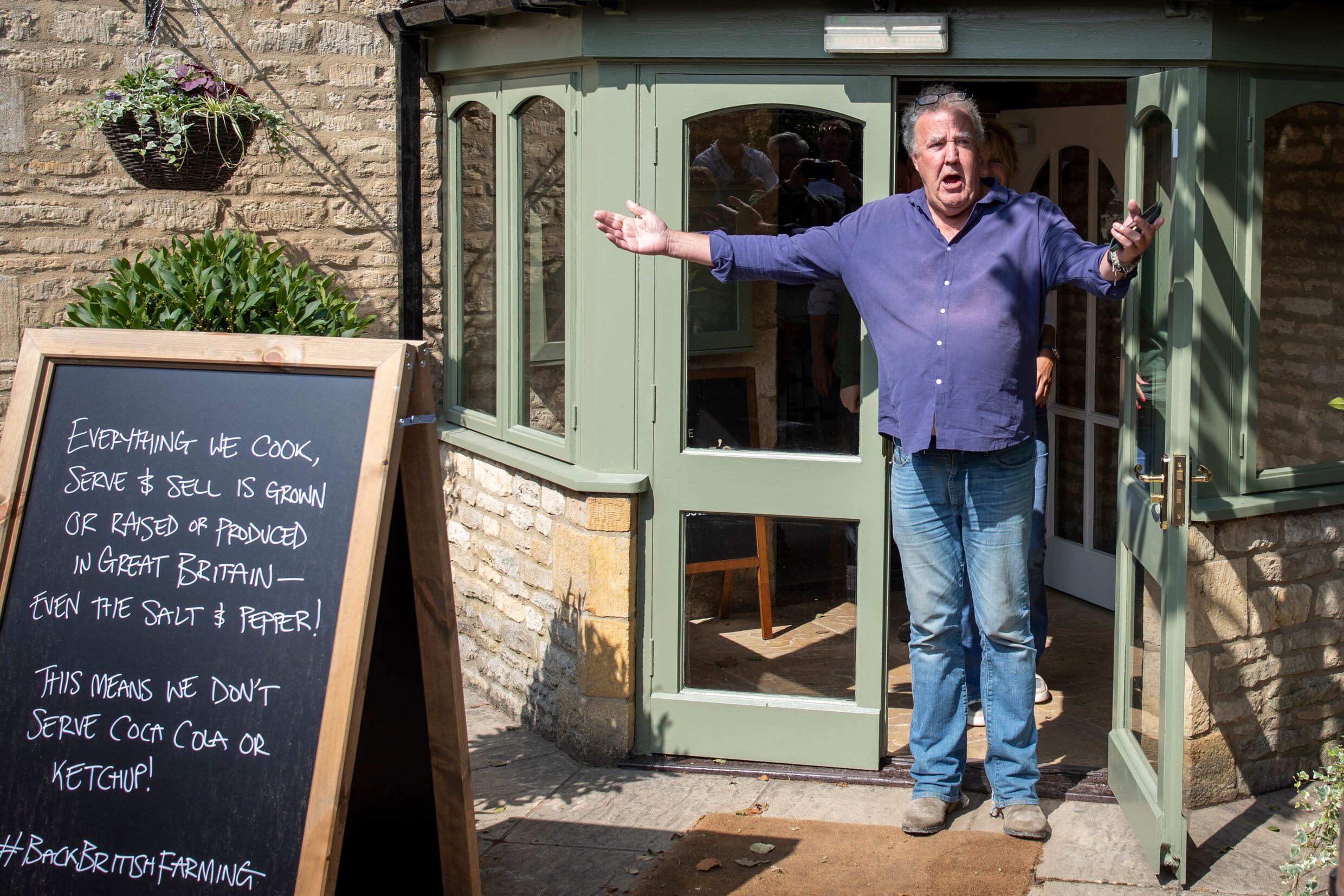 Jeremy Clarkson: ‘Elke dag werden gebruikte condooms en bevlekte g ...