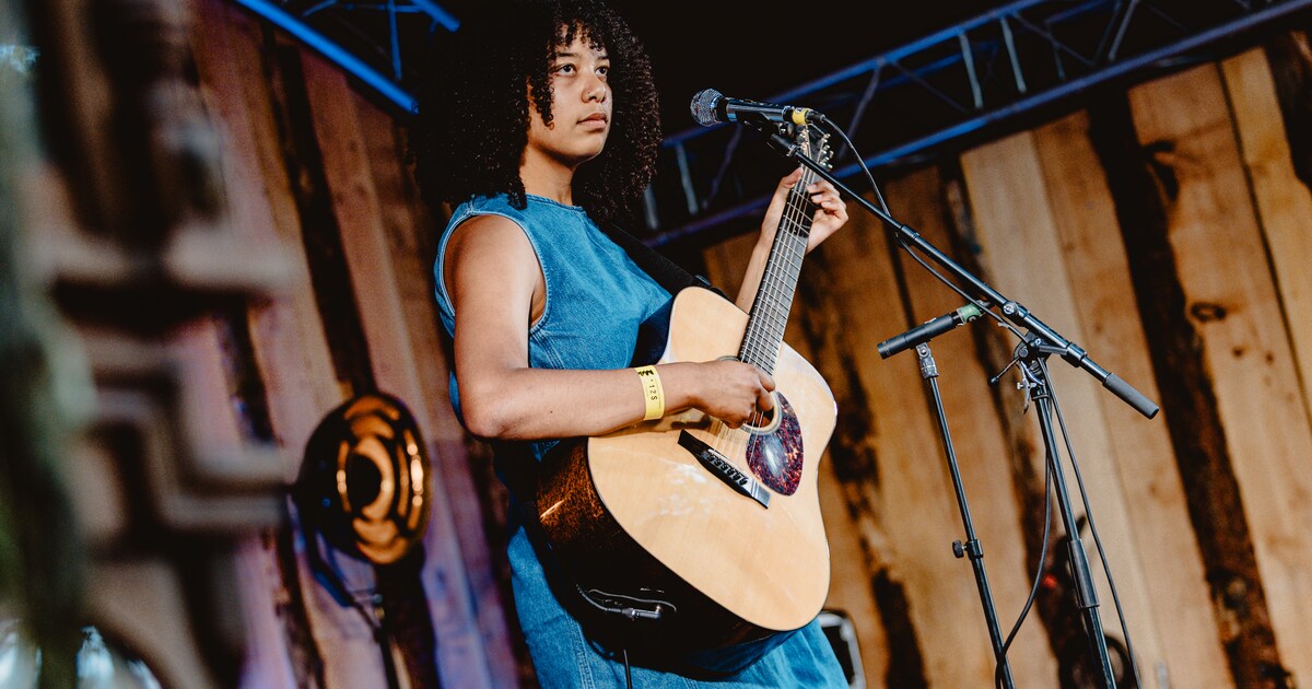 Emma Hessels smeekt vanaf de Waddenzee: ‘Michael Kiwanuka, neem me mee ...