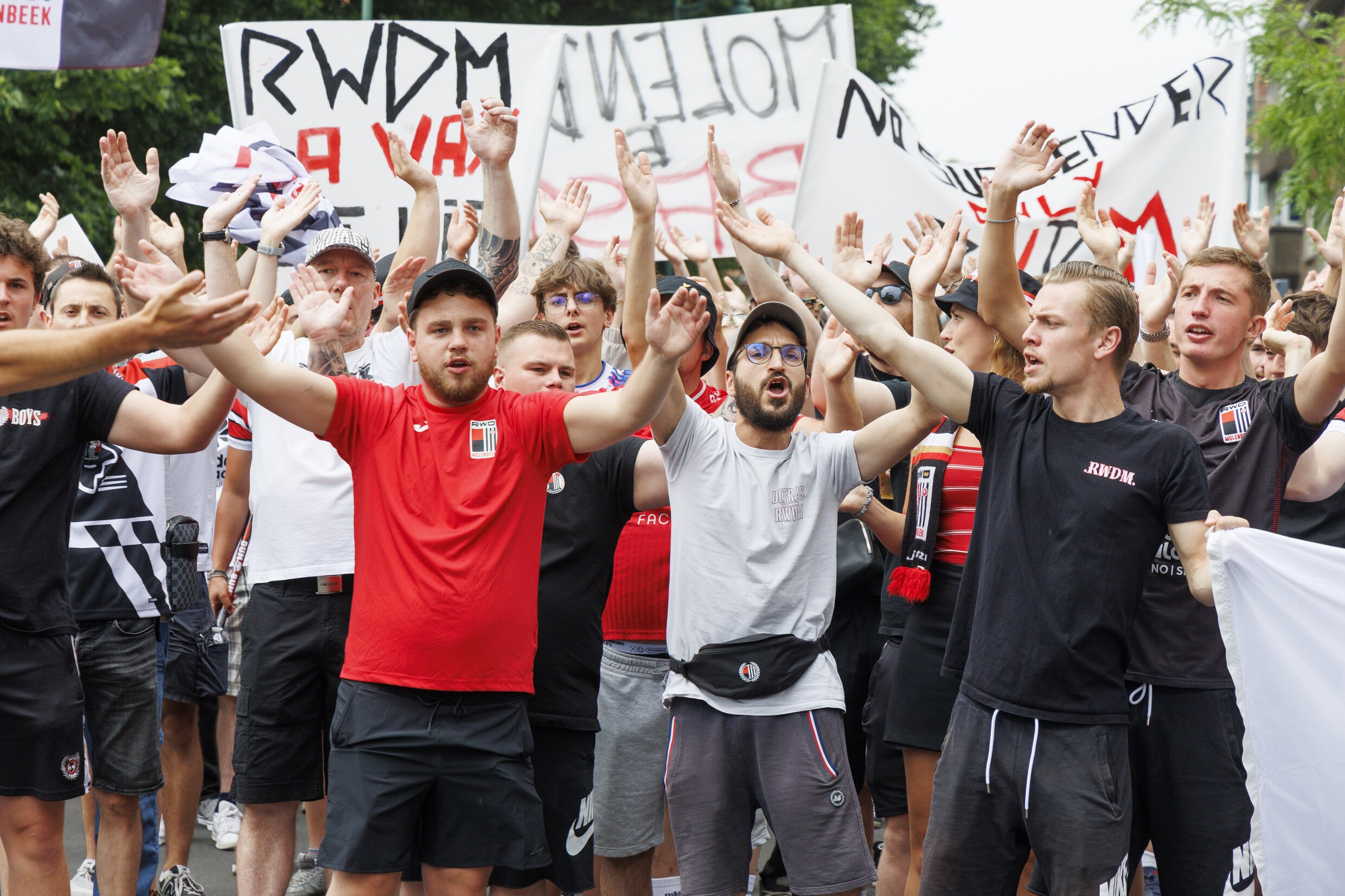 HUMO’s Sportscore: 7 op 10 voor de boze RWDM-fans, die terecht het ...