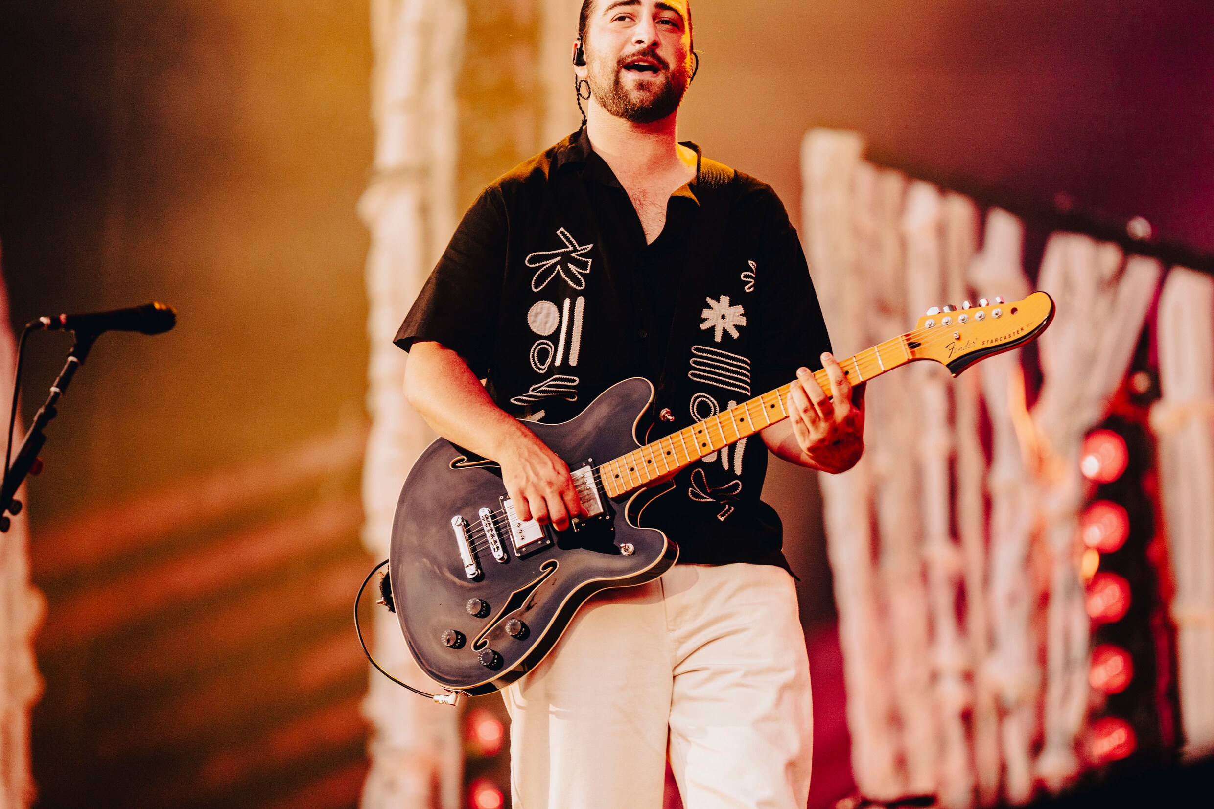 ‘Blinding Lights’ van The Weeknd rondt als eerste ooit de kaap van de 5 ...