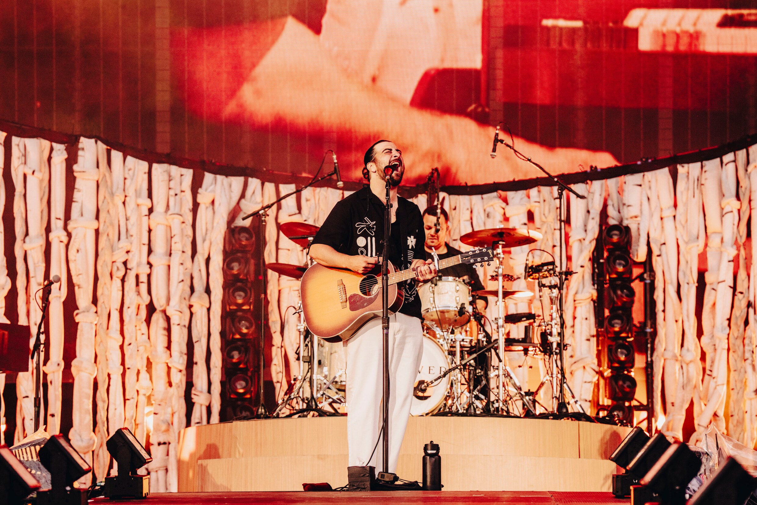 ‘Blinding Lights’ van The Weeknd rondt als eerste ooit de kaap van de 5 ...