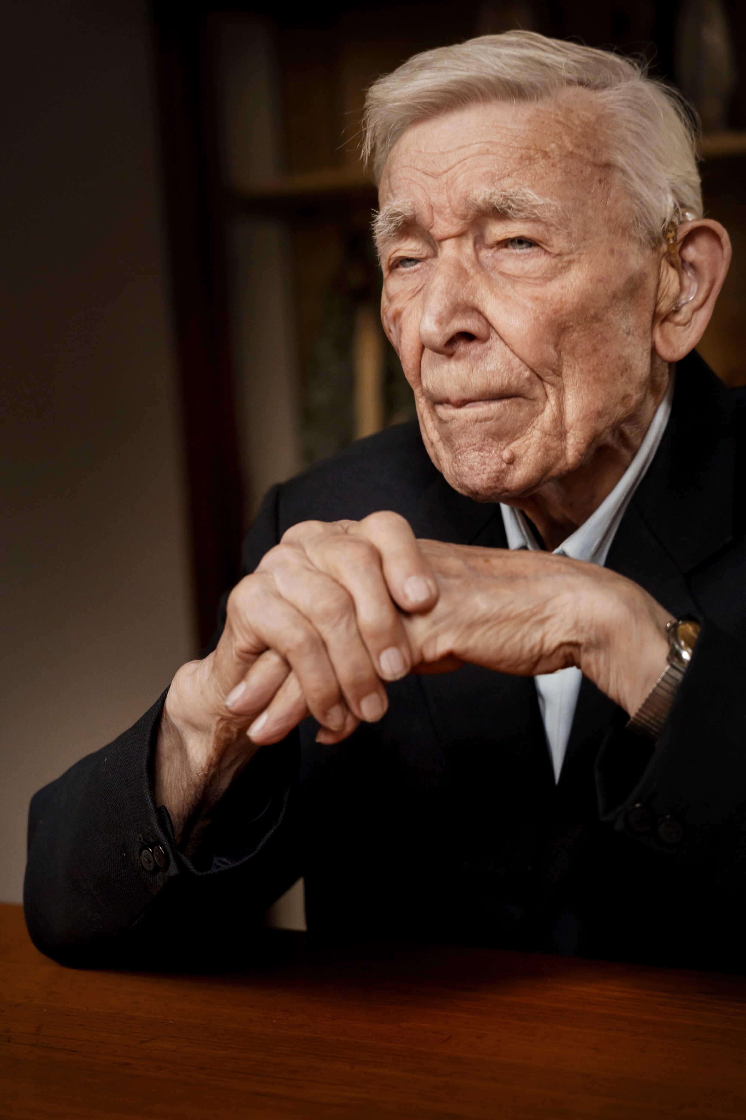 Pater Theodard is 100 jaar wijs: ‘Leer jezelf als kind in bomen klimmen ...