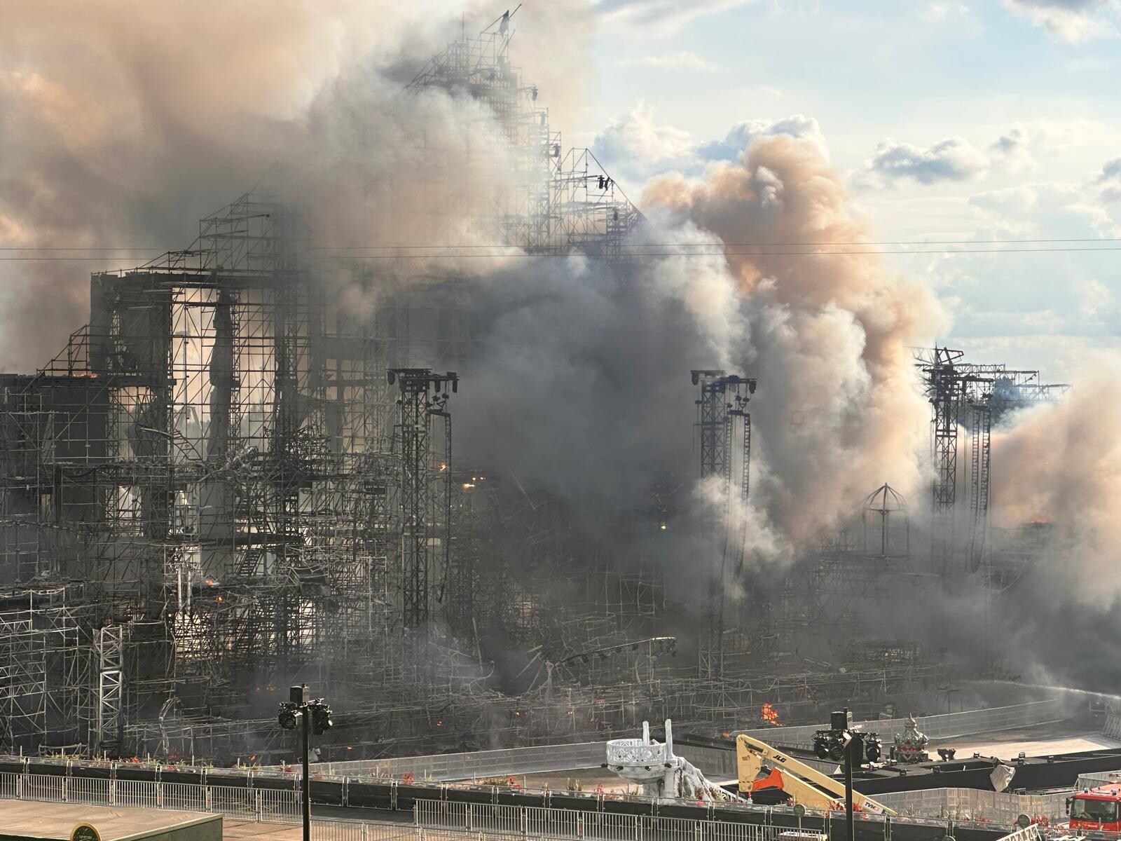 Tomorrowland na de verwoestende brand: hoe moet het nu verder? ‘Dit is de grootste nachtmerrie ...