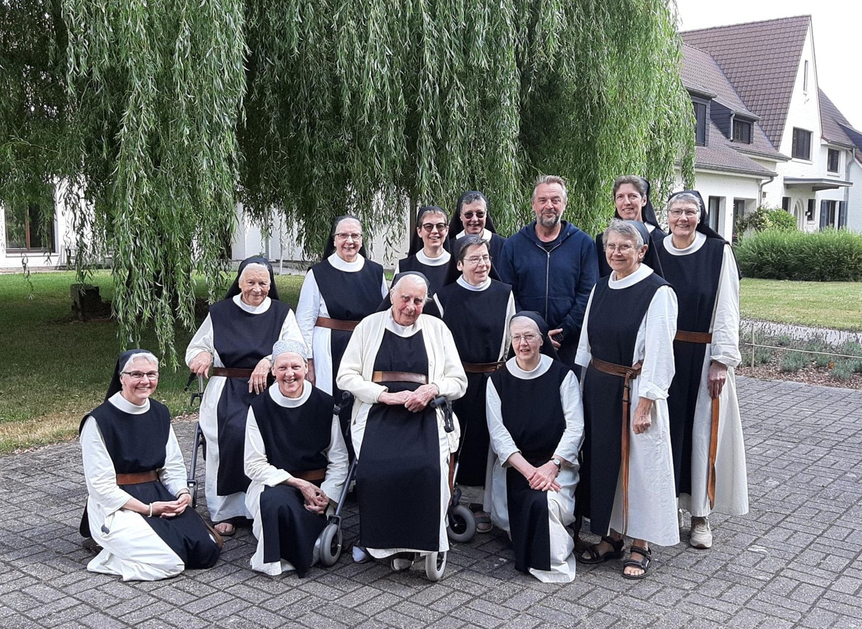 Tom Waes te gast bij ‘Kloostergasten’ op NPO 3: ‘Het lijkt een beetje ...