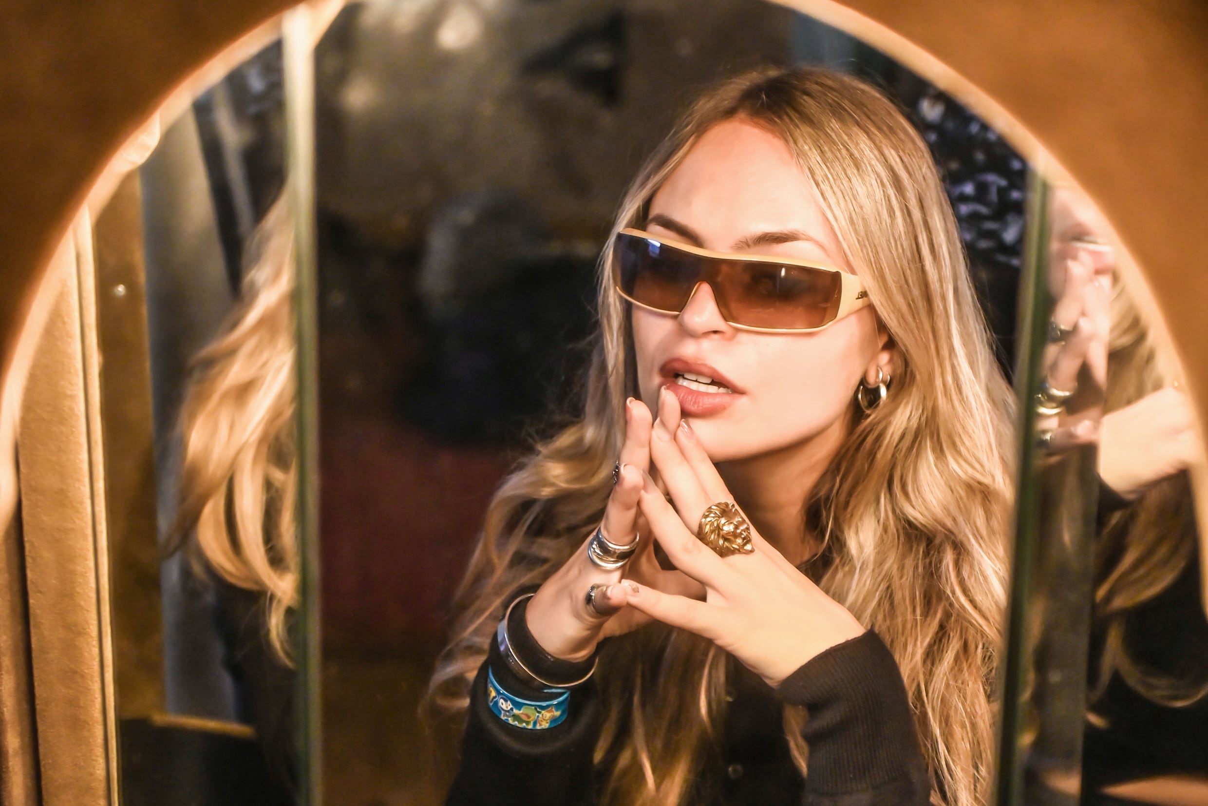 Anna-Livia Smekens, halfzus van Delphine Lecompte, in ‘De slimste mens ...