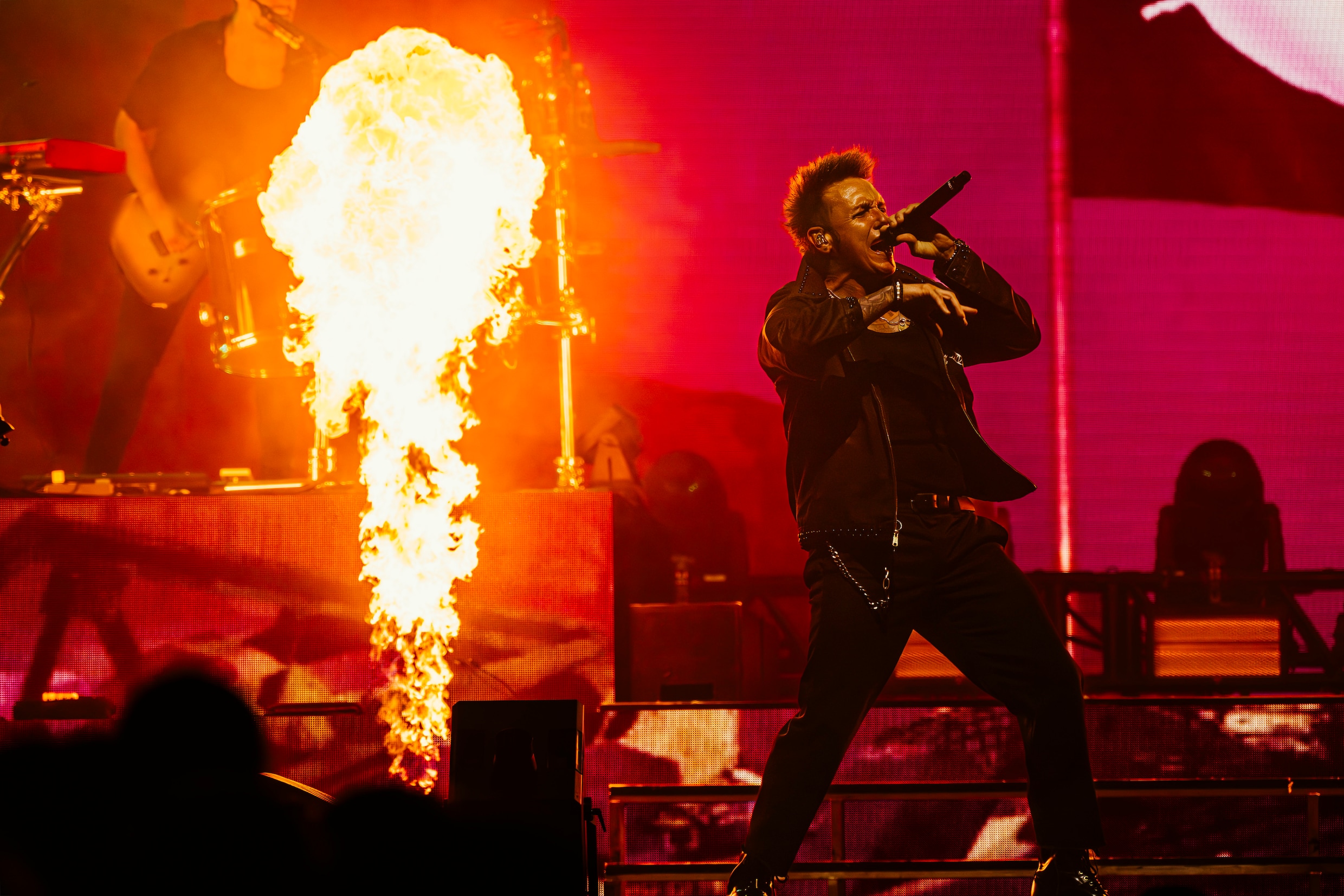 LIVE PUKKELPOP 2025. Queens of the Stone Age sluit een prachtige Pukkelpop-editie af • Doechii ...