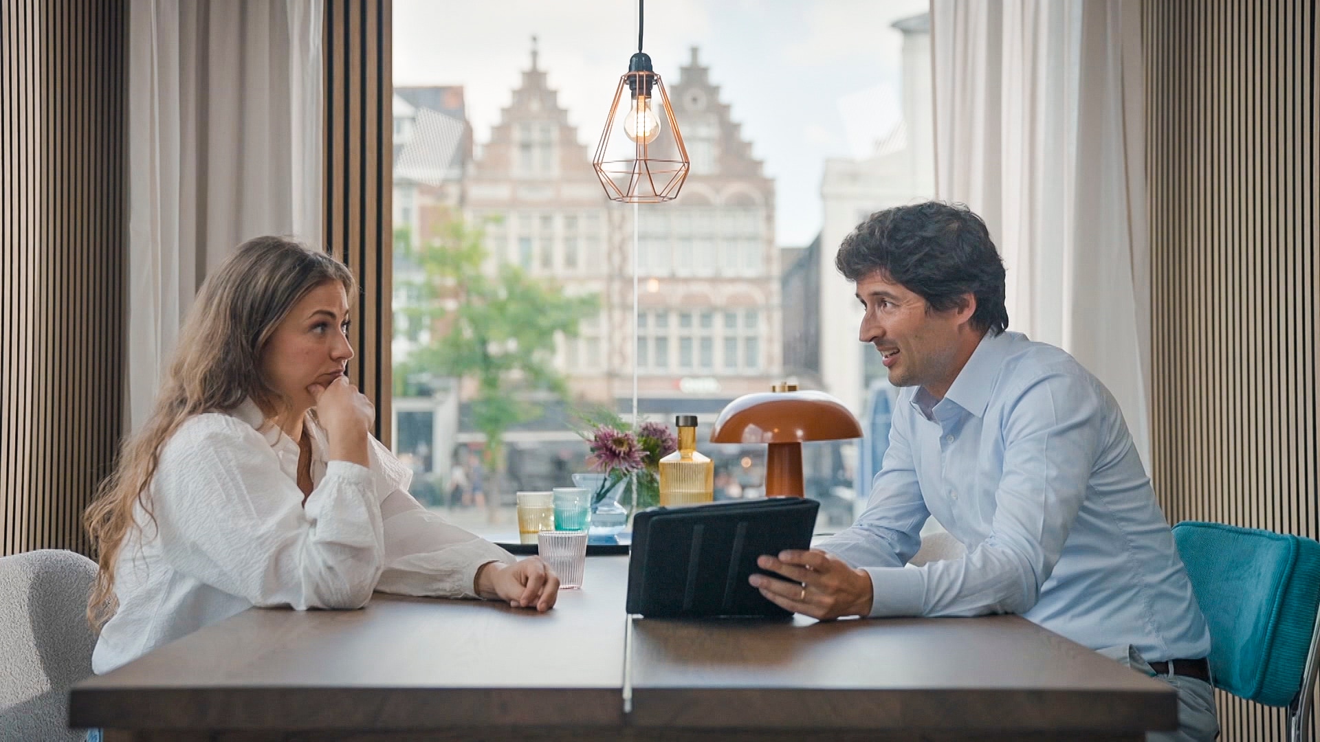 ‘Over geld gesproken’ met Frances Lefebure op VTM ging van droge ...