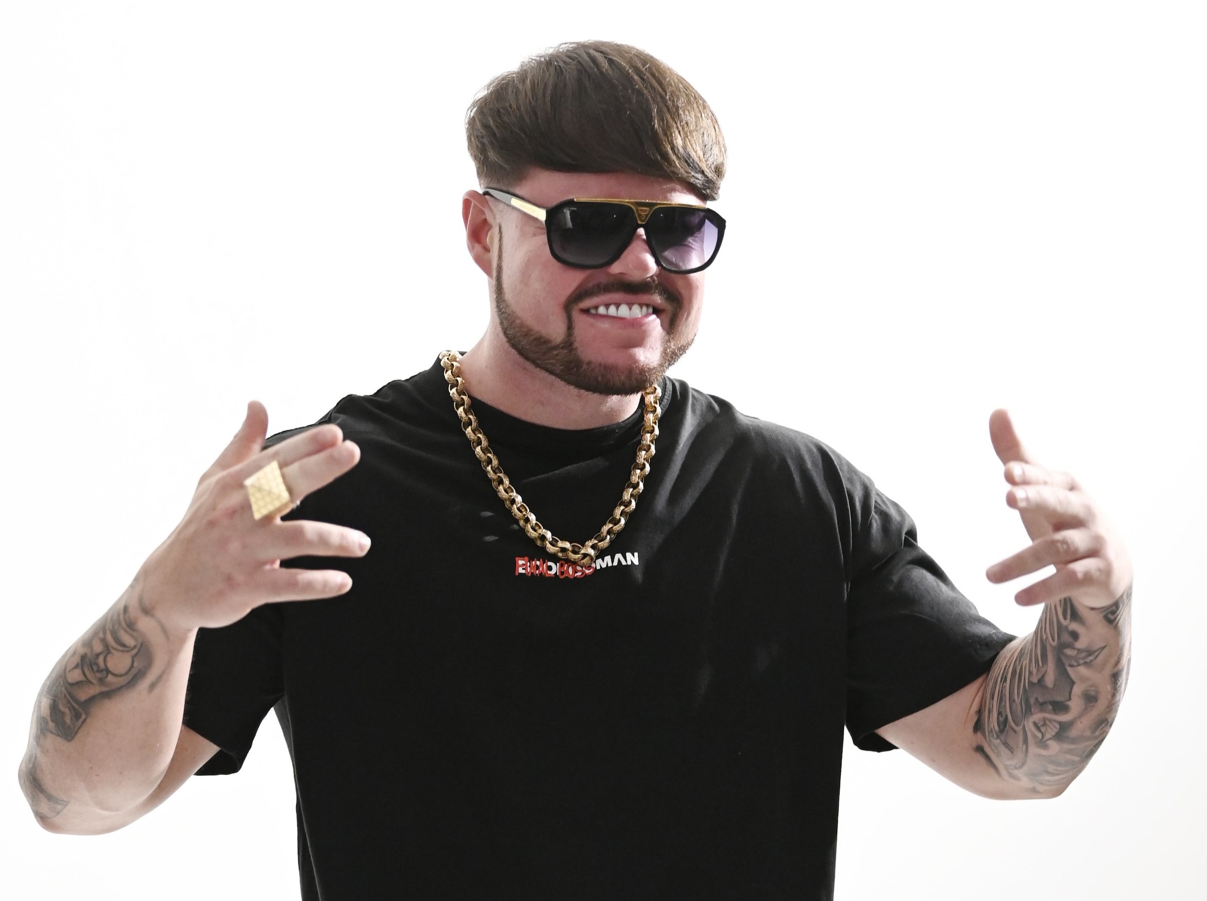 Wie is Ibiza Final Boss? De nieuwste microcelebrity met Lego-kapsel ...