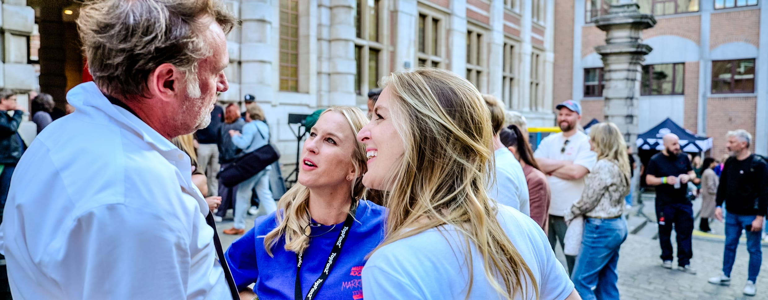 Vanavond op tv: De brokkenpiloot in Tom Hanks, een serie vol snoeiharde kritiek op Donald Trump ...