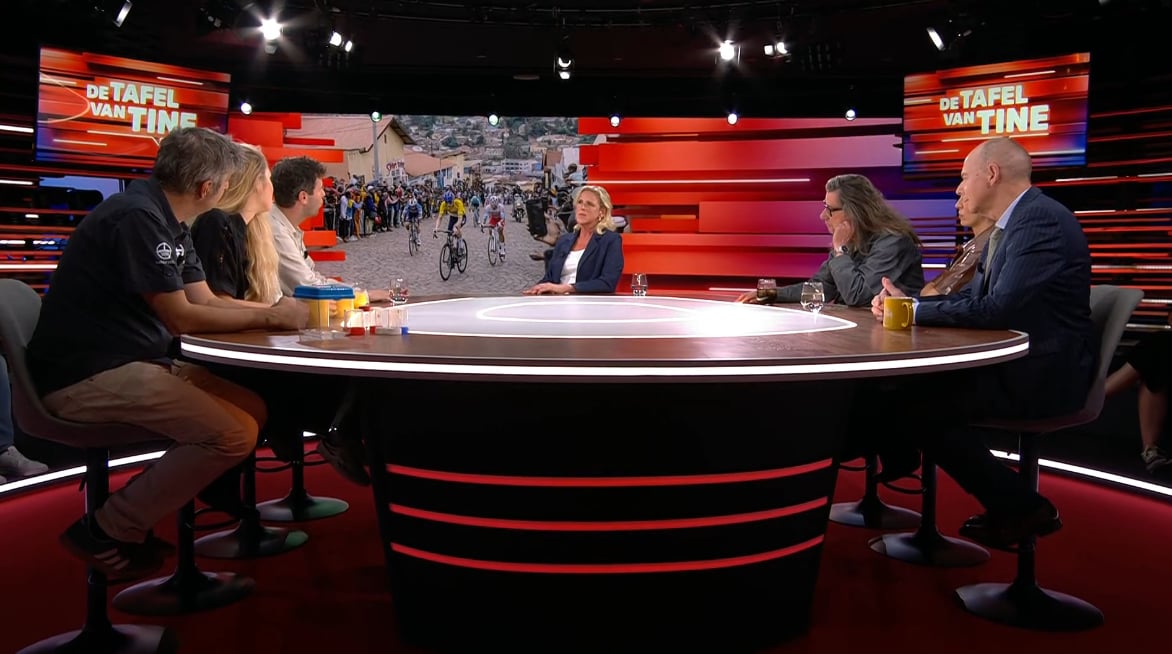 Michael Van Peel was zichtbaar geërgerd door de eerste vraag van Bart ...