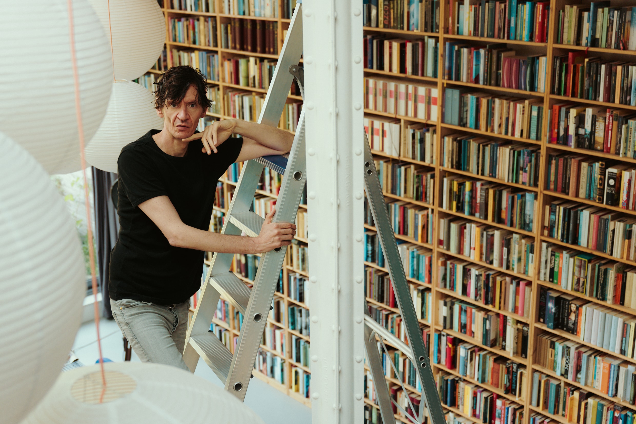 De plot van ‘De jaknikker’ van Peter Buwalda leest als een schaakspel ...