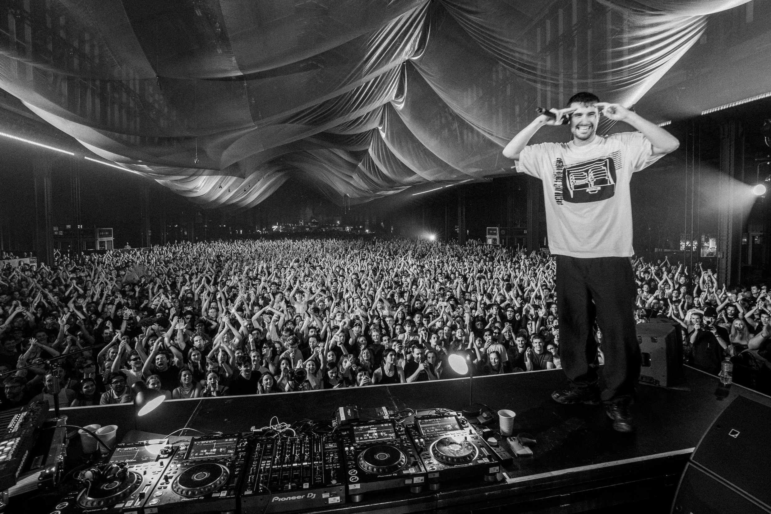 Het feest van Fred again.. in Brussel was intens, maar waarom ...