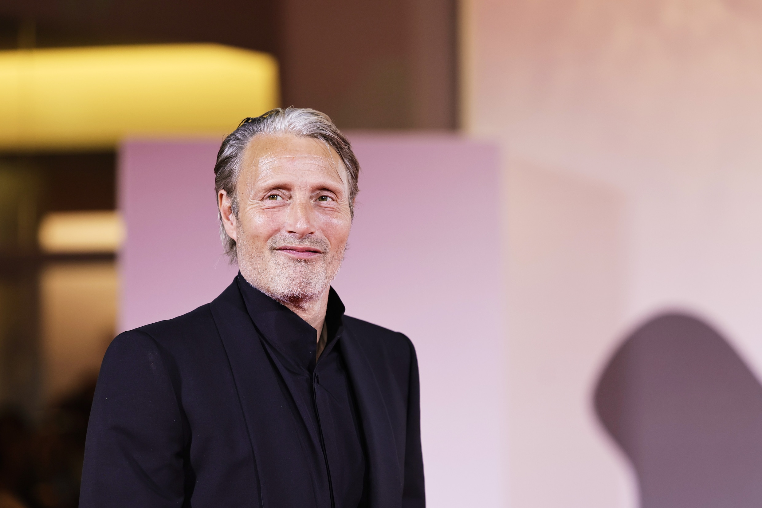 Acteur Mads Mikkelsen over ‘The Last Viking’ en zijn geschiedenis met ...